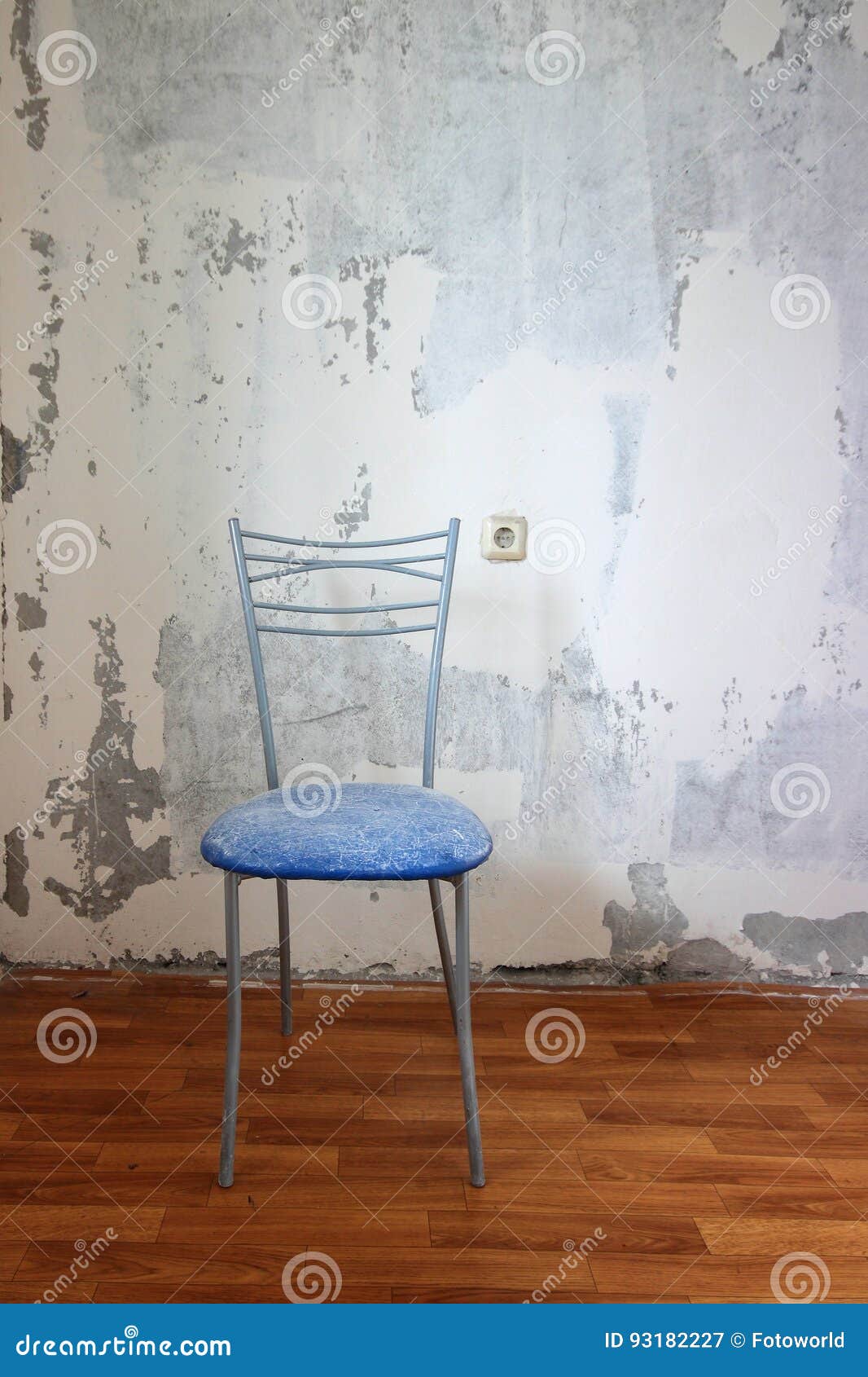 A Do Not Use Dirty Chair Sign On A Paper Towel On Green Chair In Corner ...