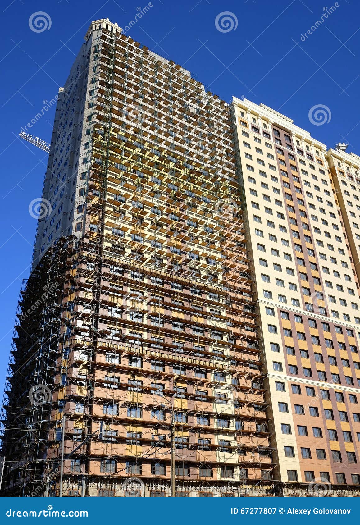 Construction Scaffolding on a New High-rise Building Editorial ...