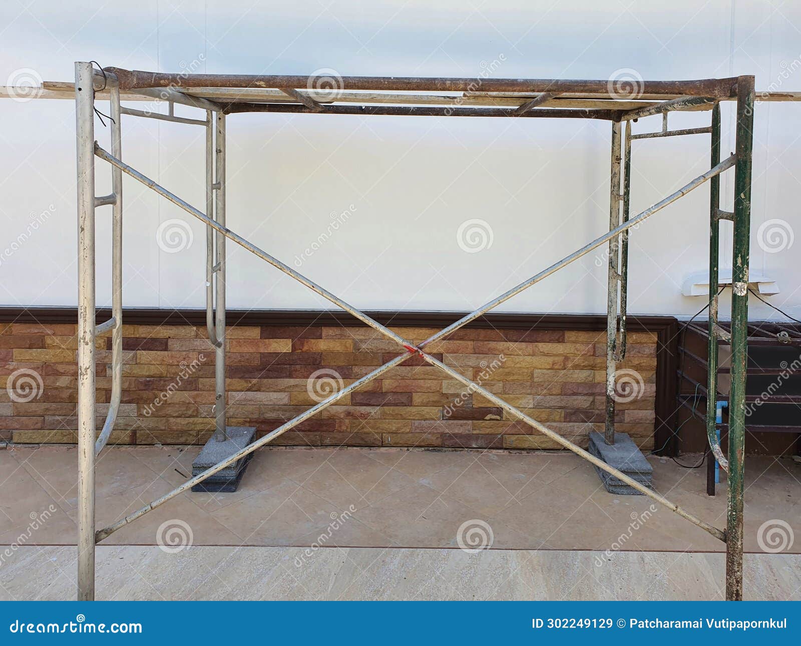 Construction Scaffolding is a Scaffolding Structure Made of Wood or ...