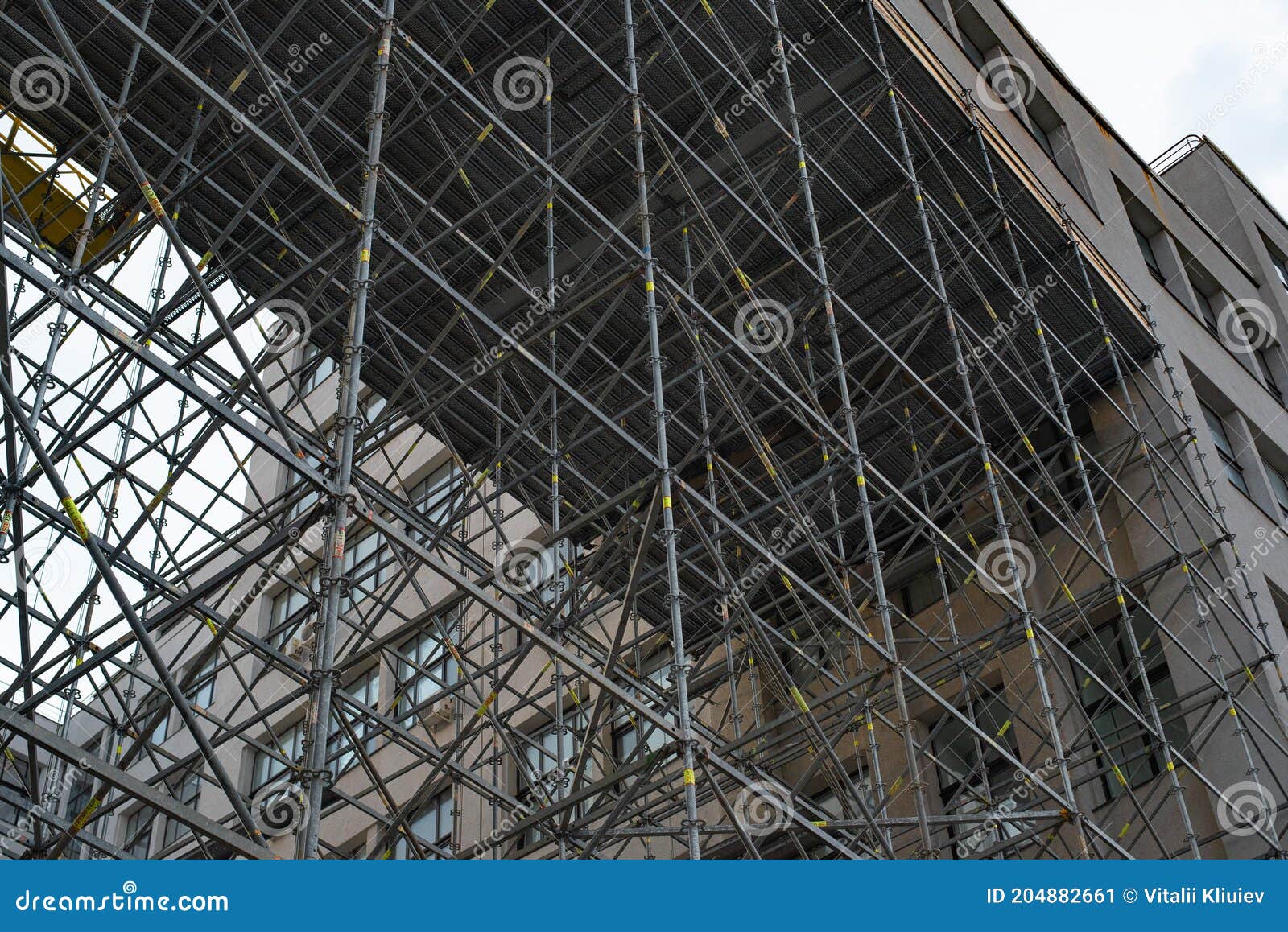 Extensive Scaffolding Providing Platforms for Work in Progress on a ...