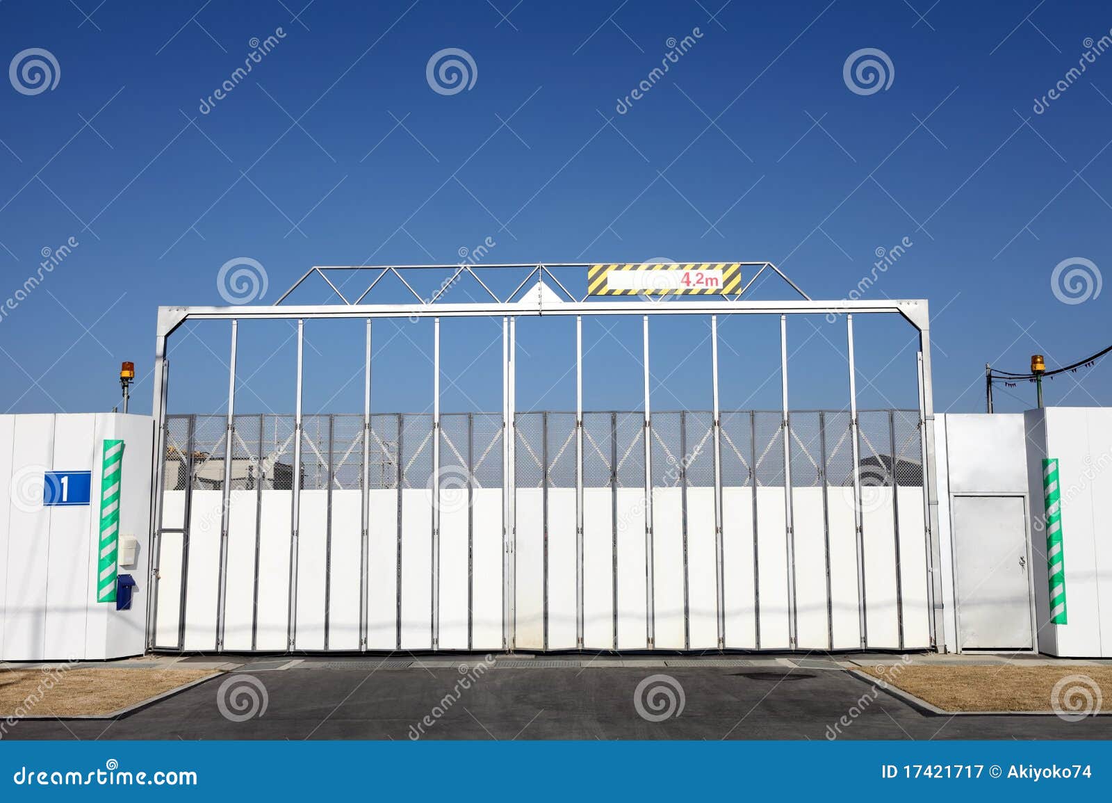 Construction site gate stock image. Image of notice, closed - 17421717