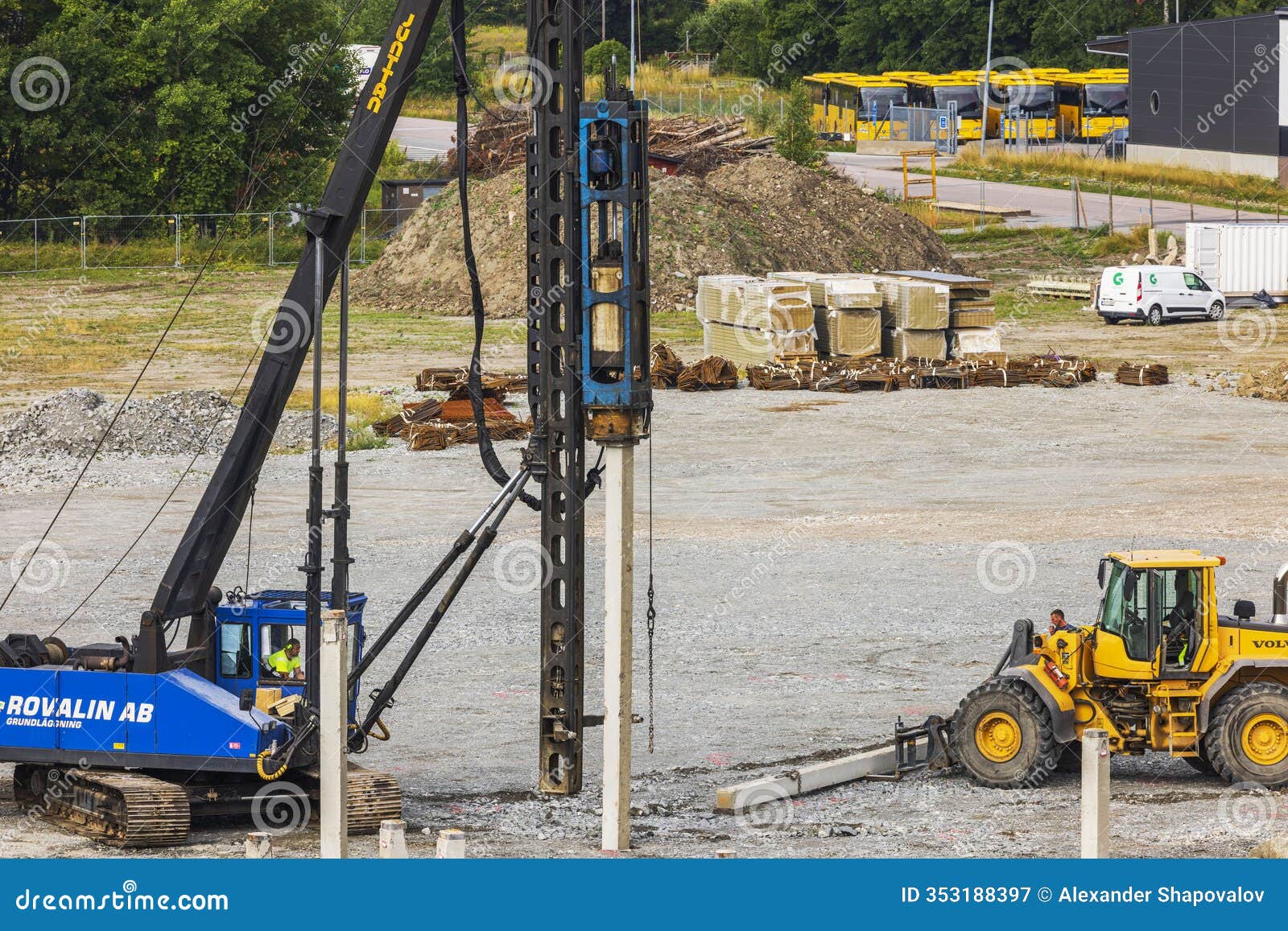 Piling Driven Machine Editorial Photo | CartoonDealer.com #74673113