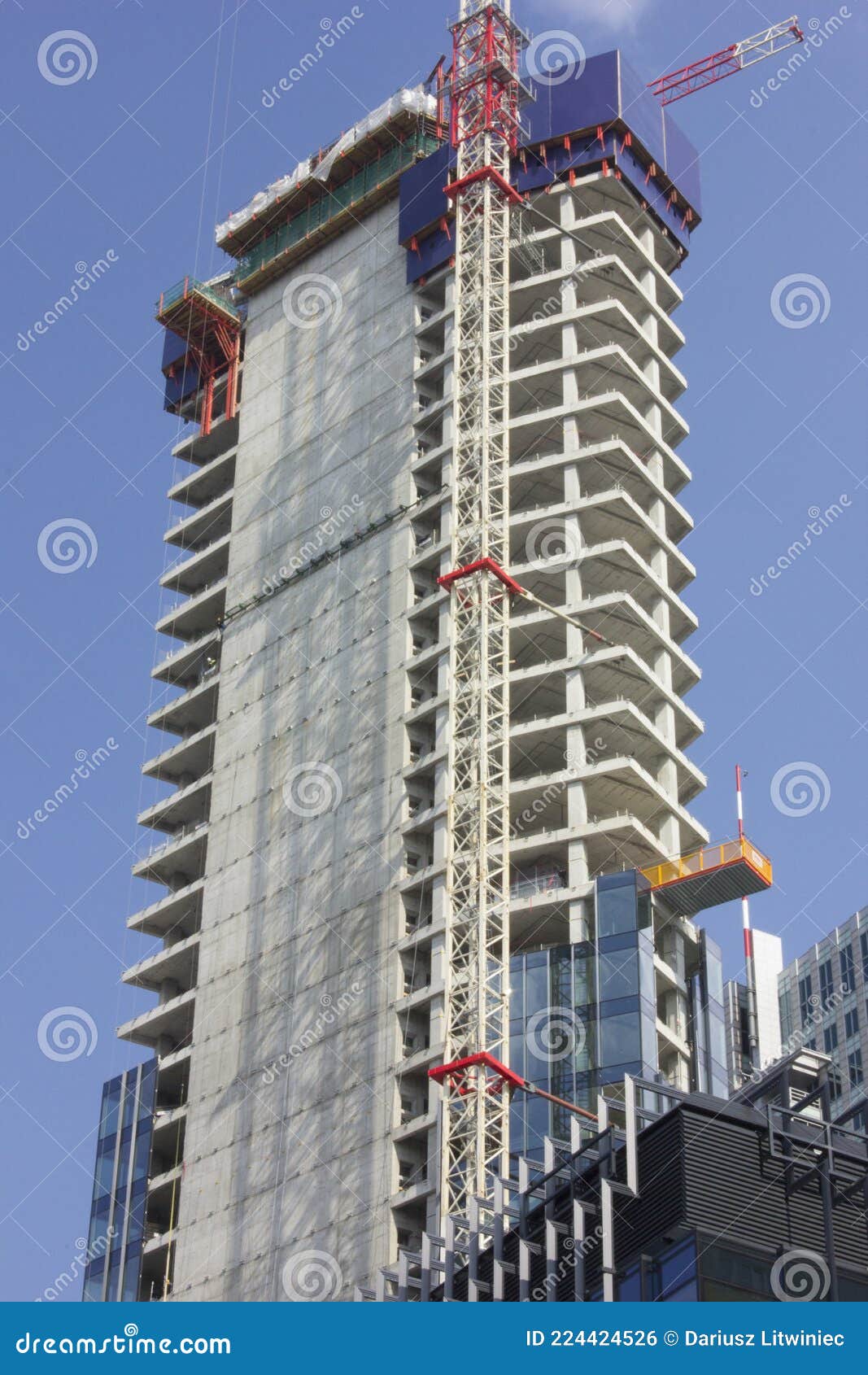 Construction of a Skyscraper Skyscraper in the City Center Stock Photo ...