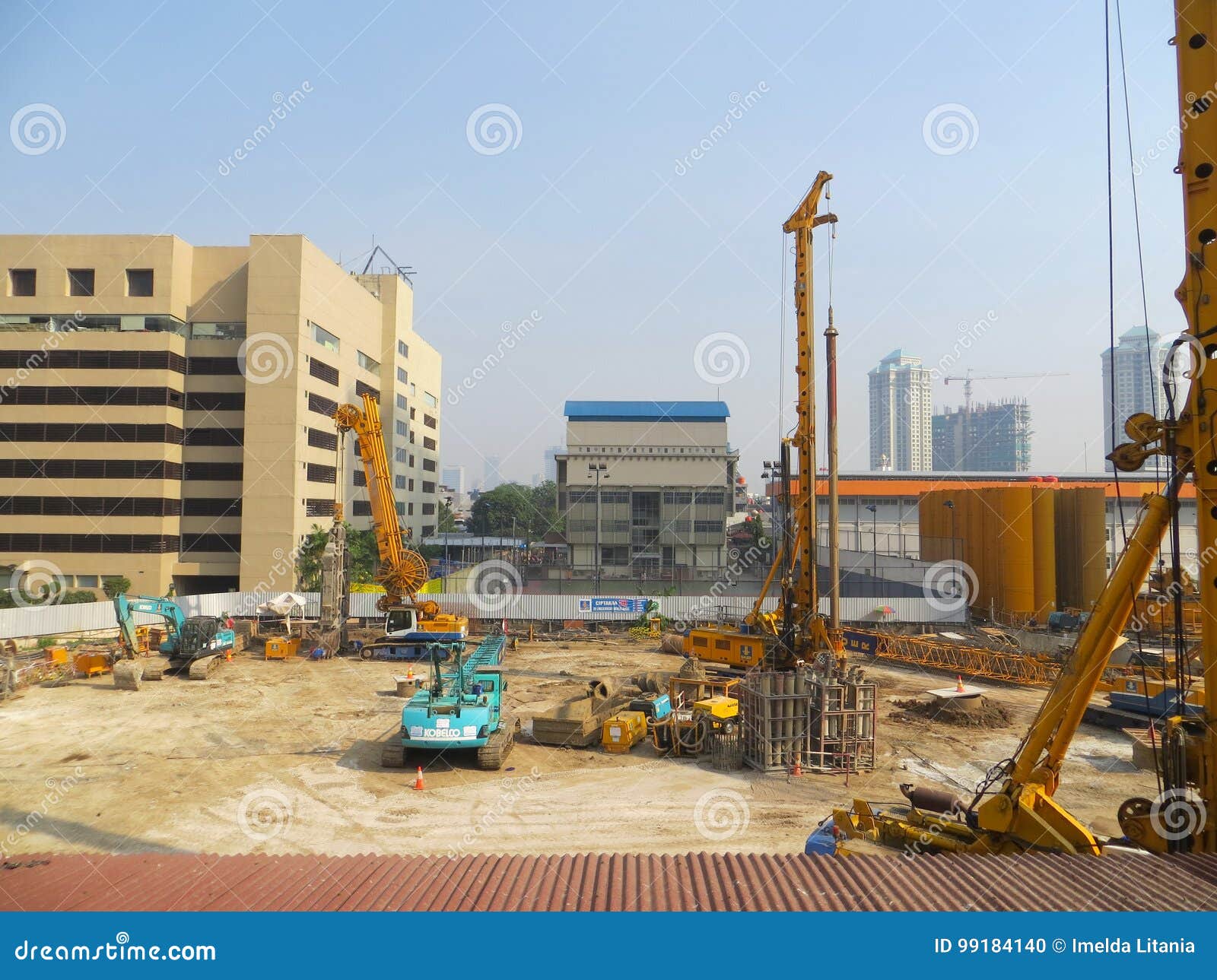 Construction Site in Jakarta Editorial Image - Image of crane, building ...