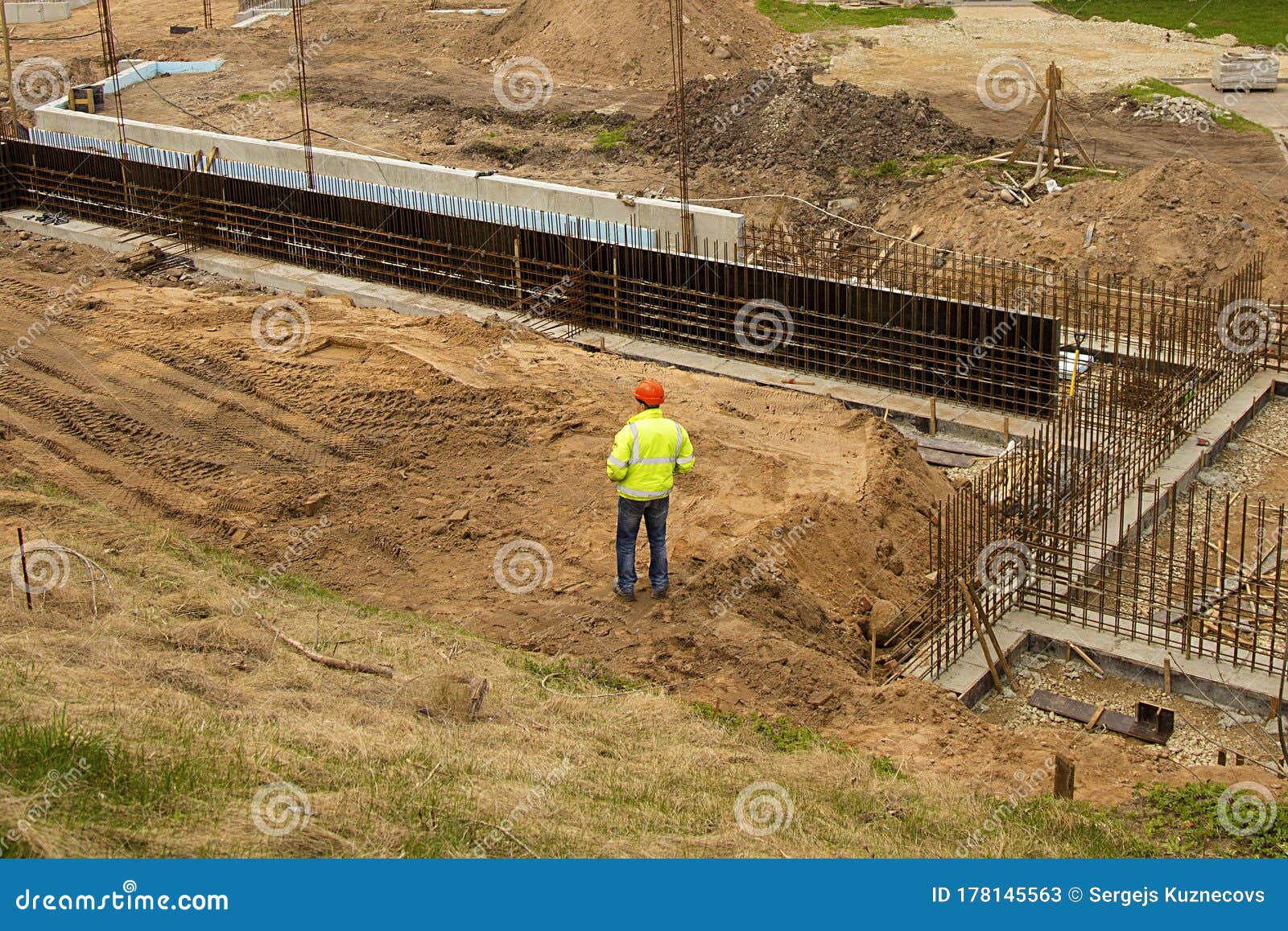 Construction site outdoor editorial stock photo. Image of land - 178145563