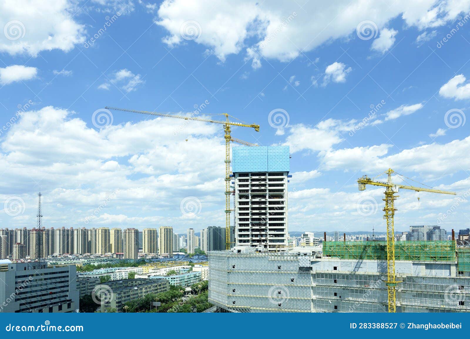 Construction site scenery stock image. Image of buildings - 283388527