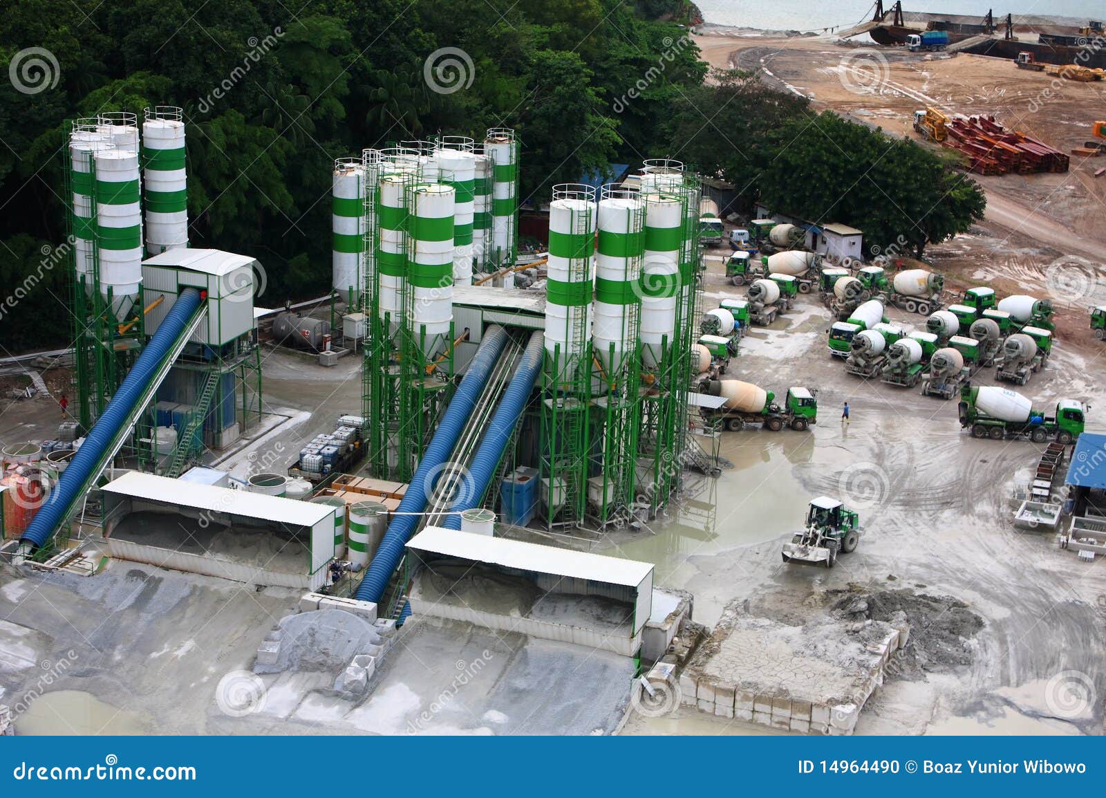 Construction Site Stockpile Stock Photo - Image of park, belt: 14964490