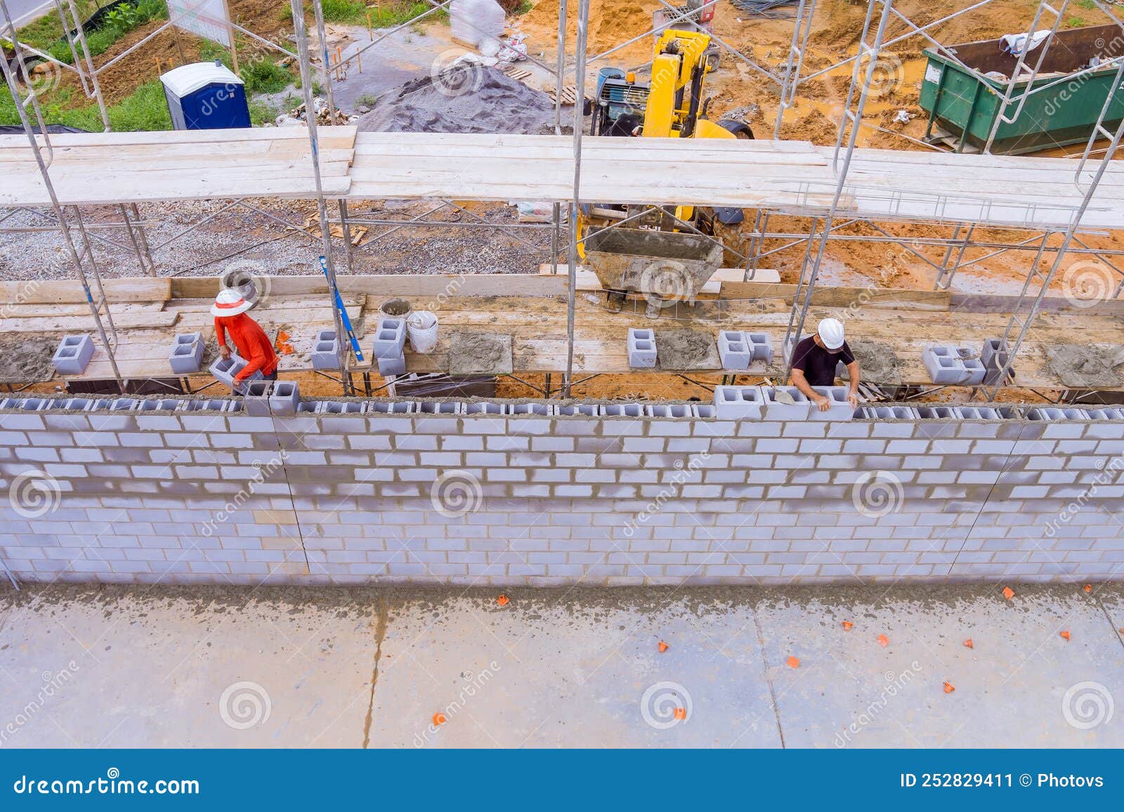 Scaffolding On A Concrete Dam. Construction Of A Water Dam Editorial ...
