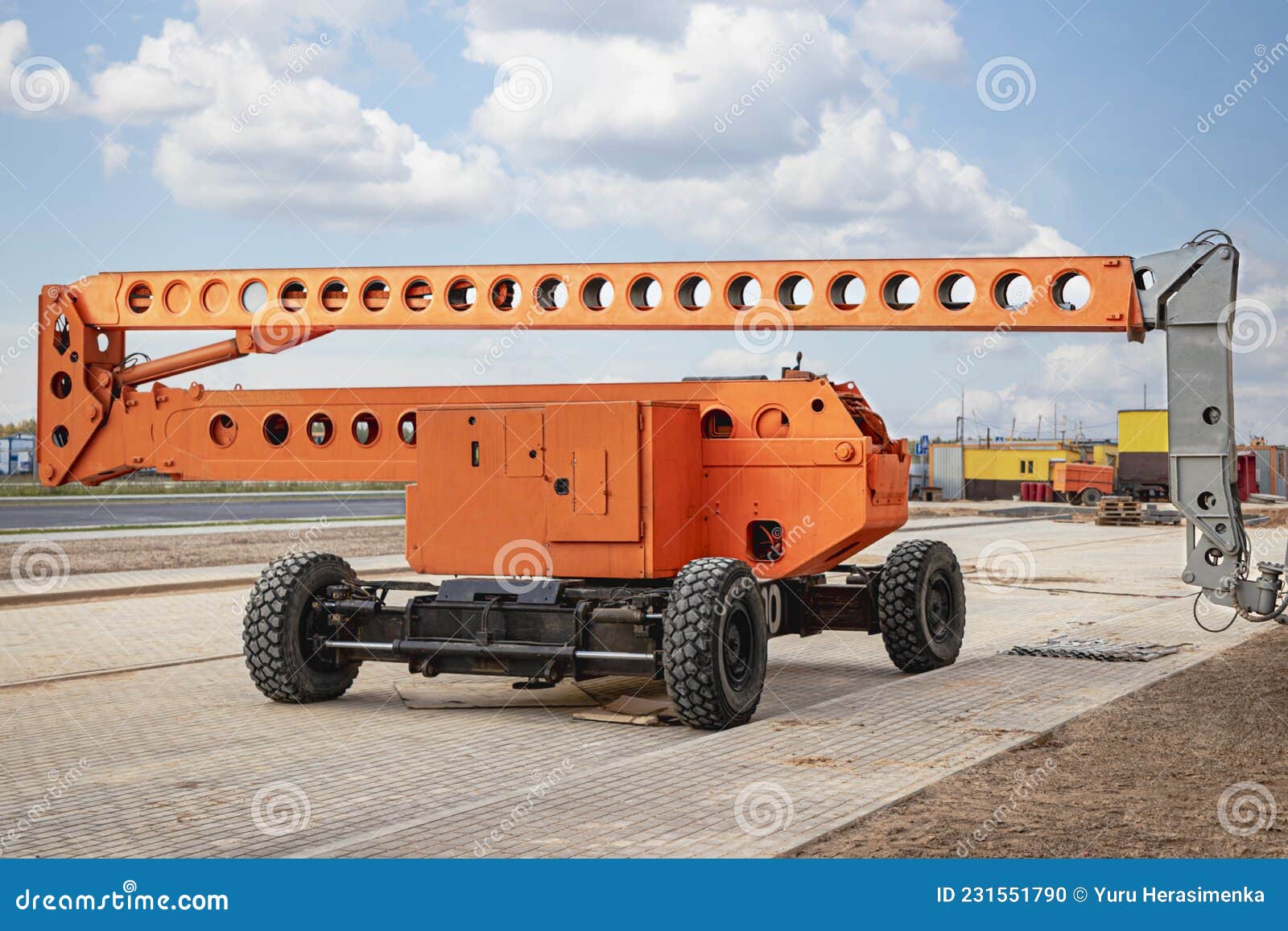 Construction Telescopic Tower or Work Platform for People To Work at ...