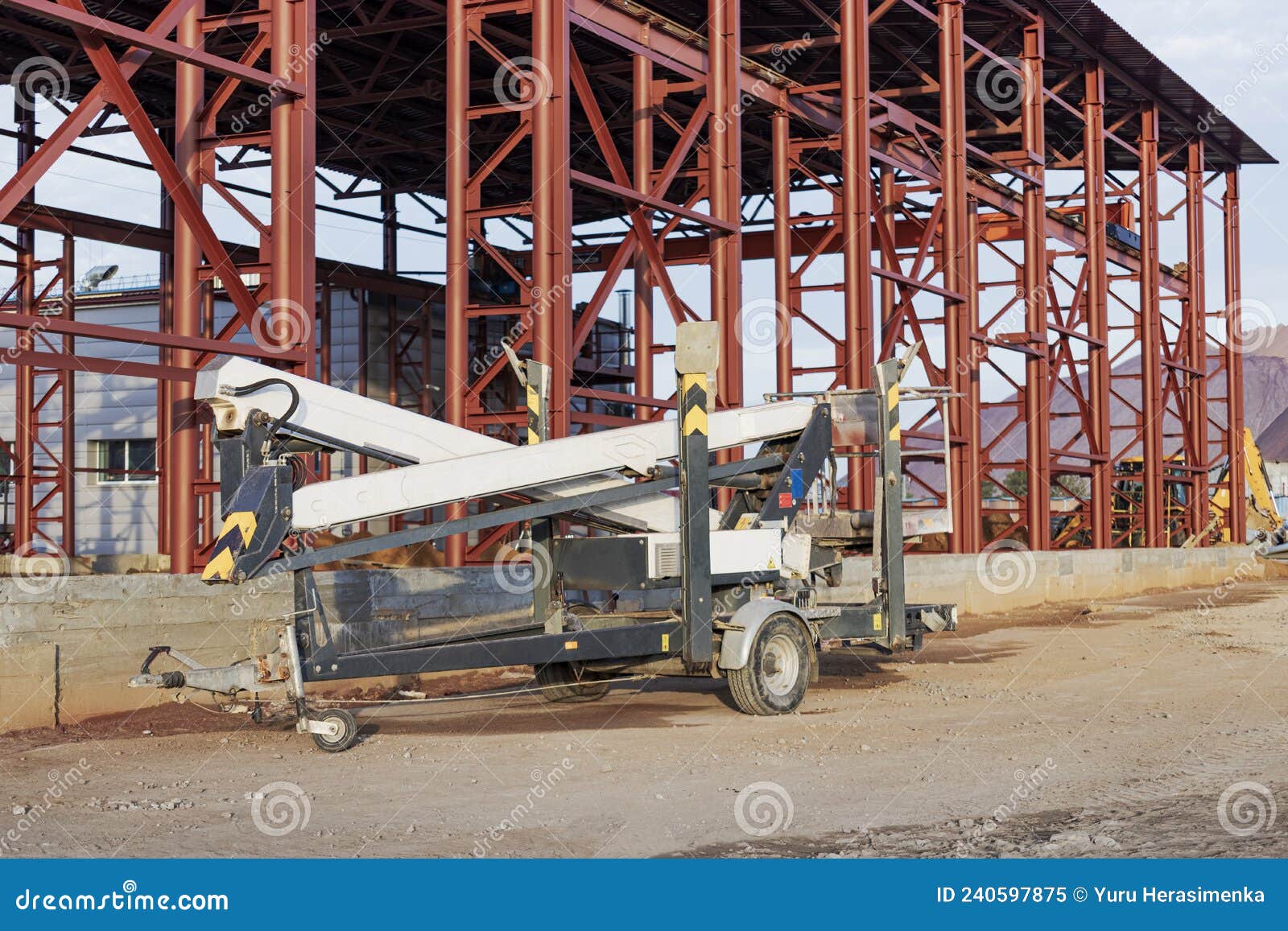 Construction Telescopic Tower or Work Platform for People To Work at ...