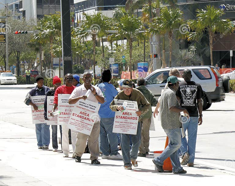 Construction Trade Workers Labor Strike Editorial Stock Image - Image ...