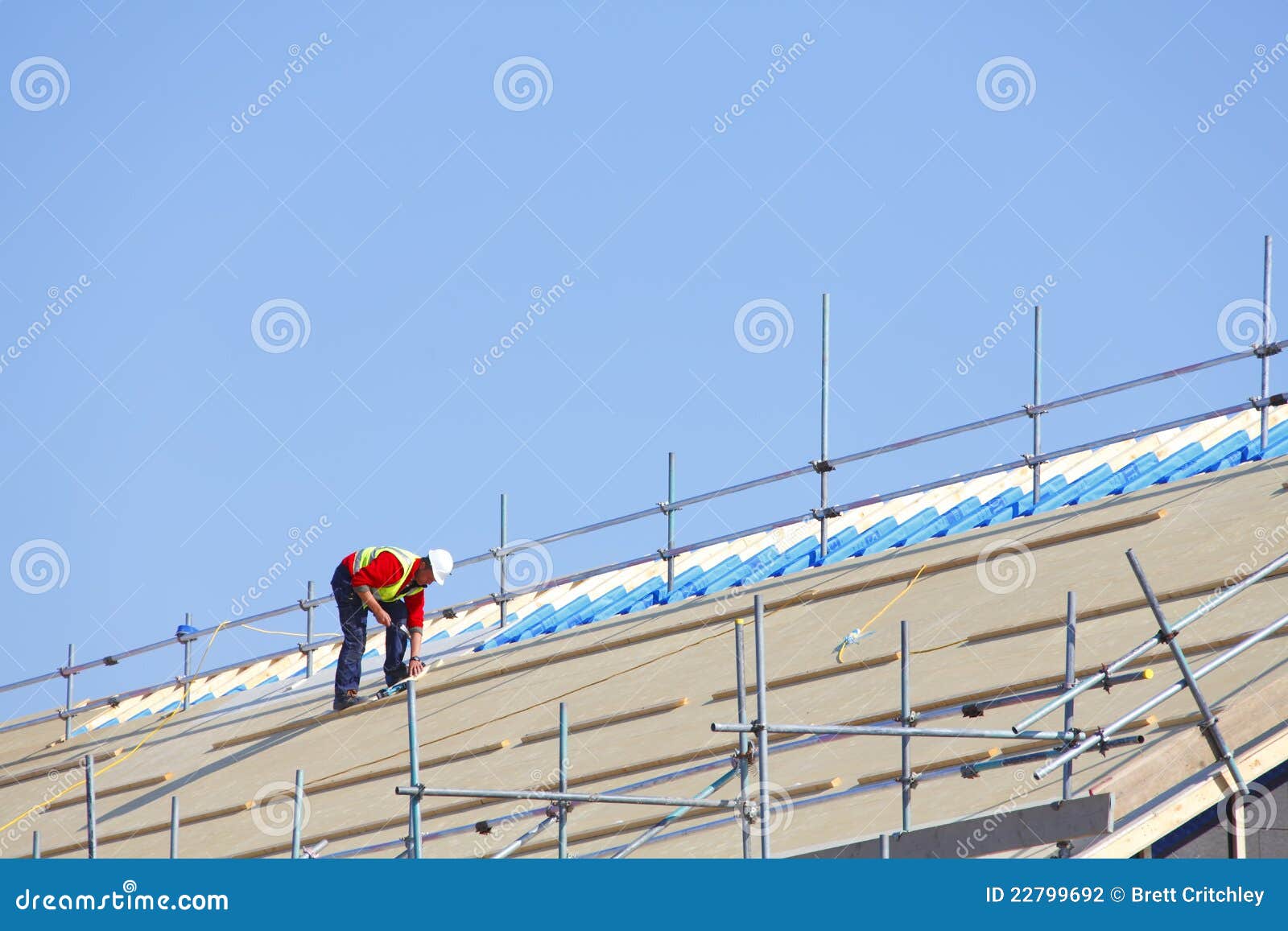 Construction worker editorial photography. Image of roof - 22799692