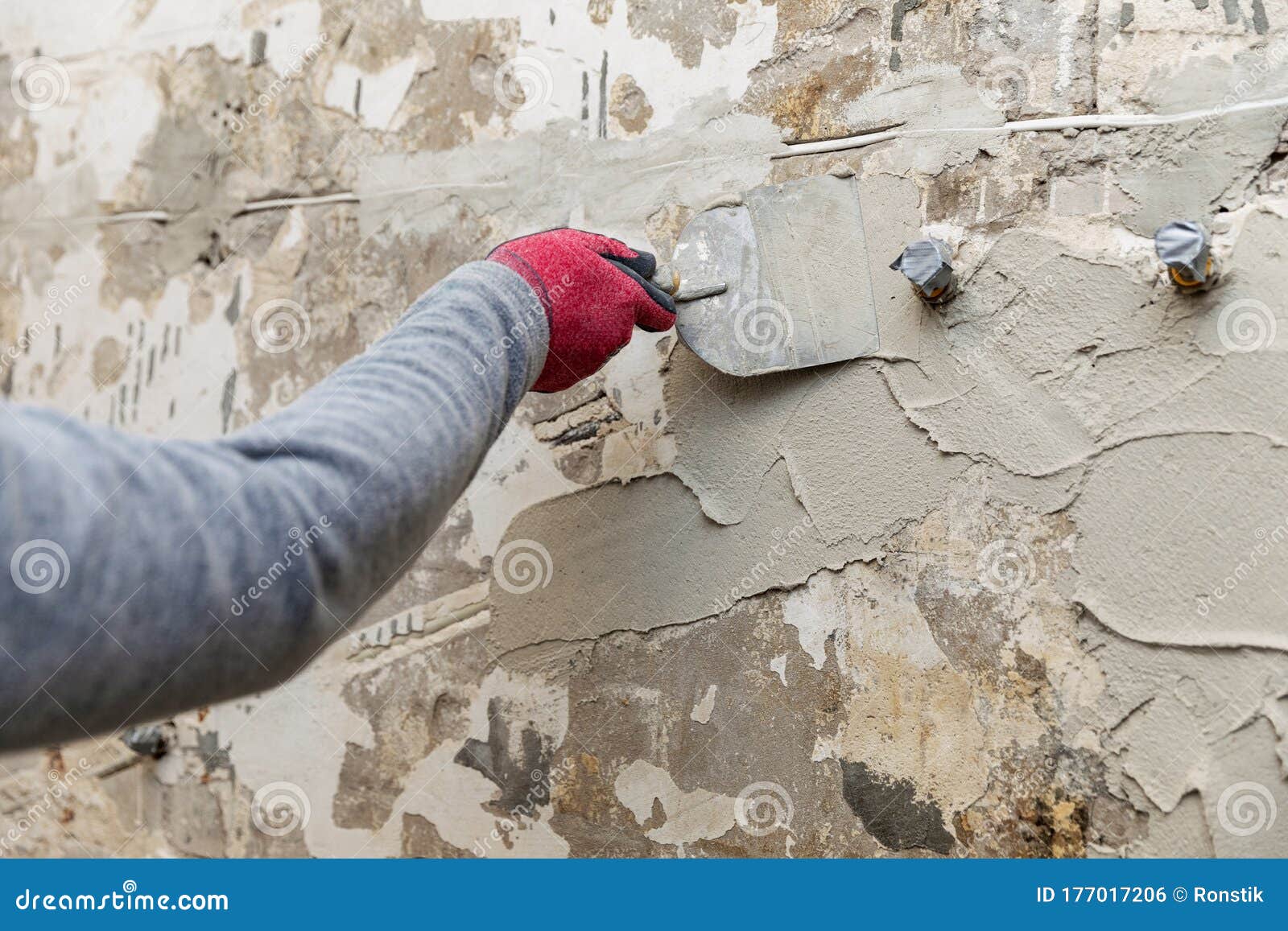 Applying Plaster, Stucco On A Wall From Insulating Concrete Forms ICF ...