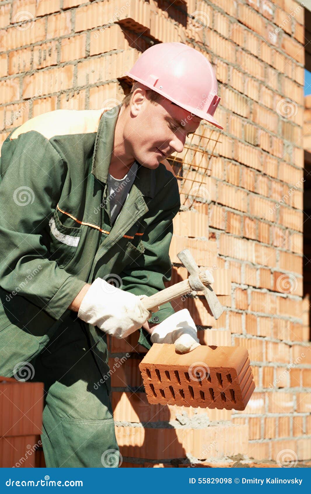 Construction Worker Bricklayer Stock Photo - Image of labor, masonry ...