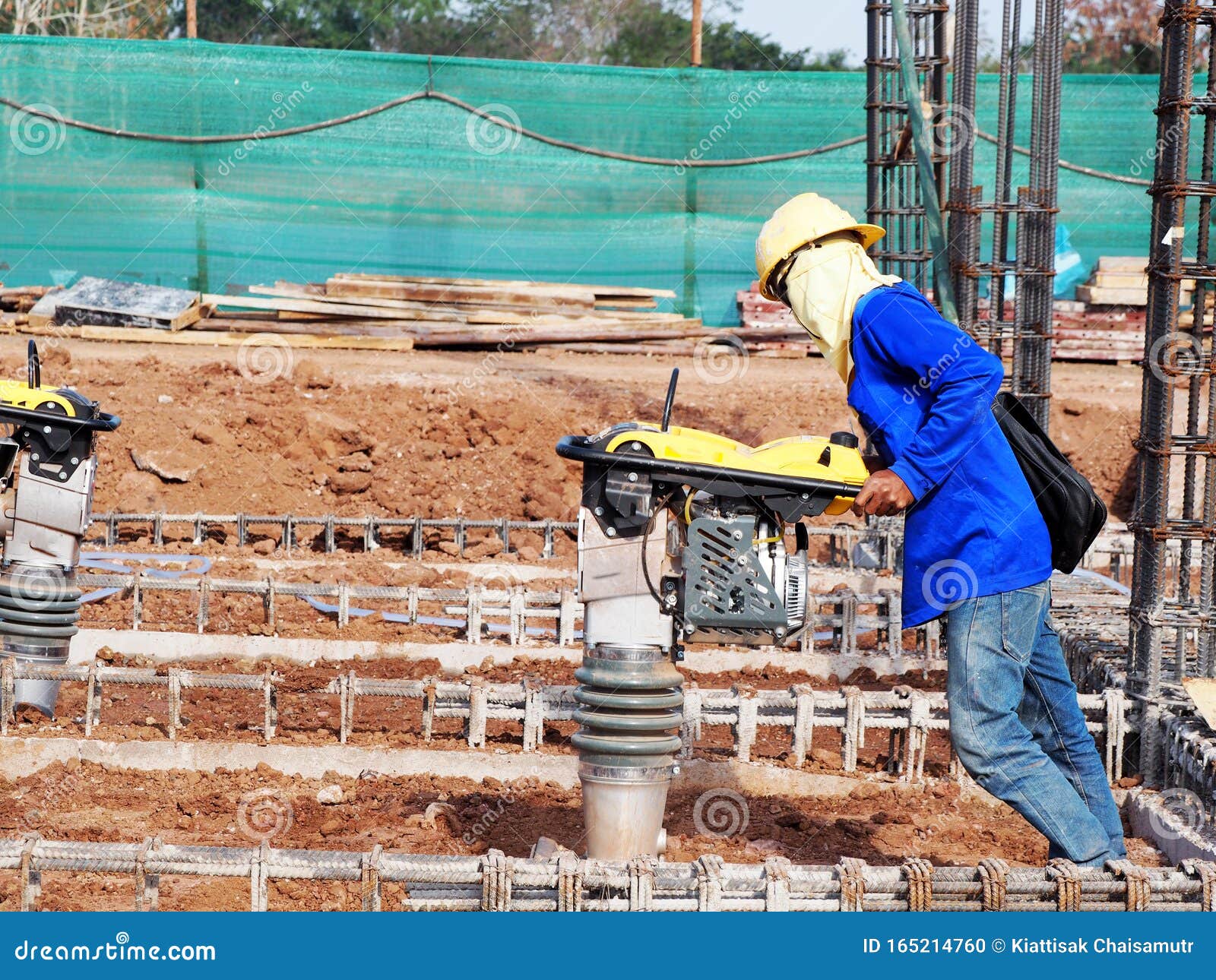 Worker Compacting Foundation Vibration Plate Compactor Stock Image ...
