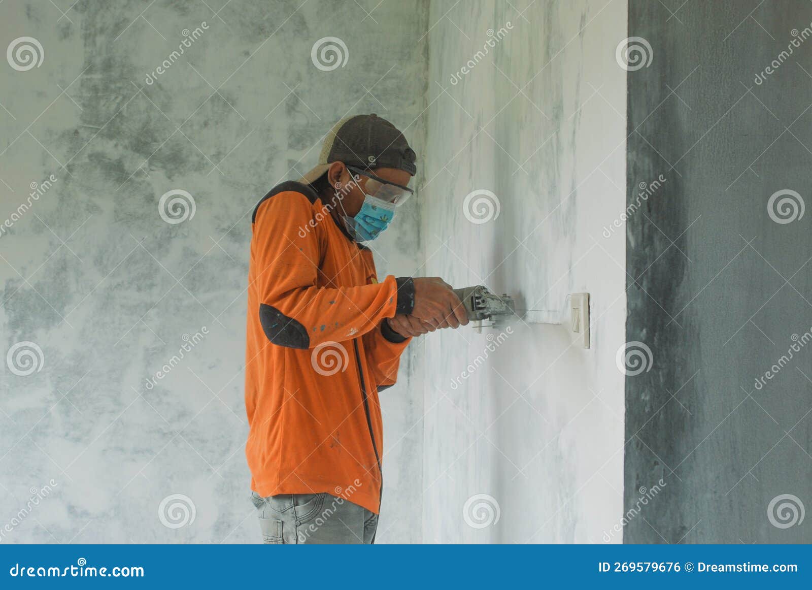 Construction Worker are Grinding the Walls Editorial Photo - Image of ...