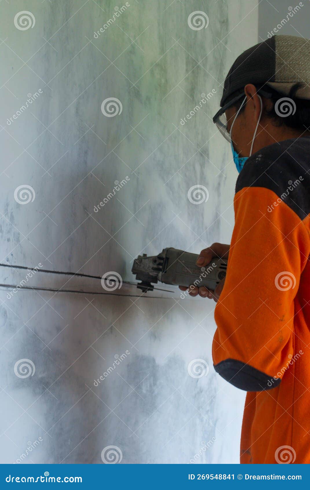 Construction Worker are Grinding the Walls Editorial Photo - Image of ...