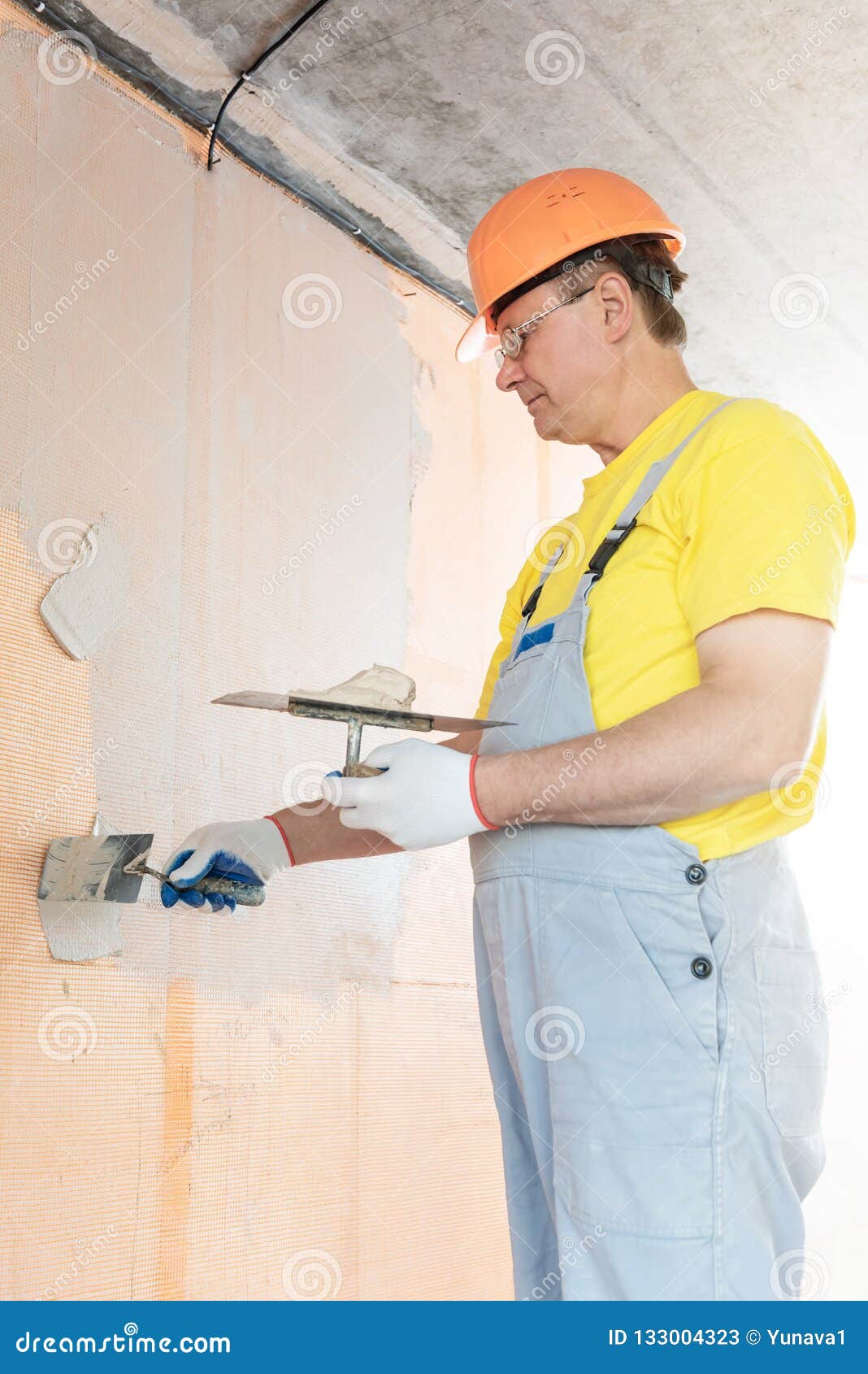The Construction Worker Putty a Wall Stock Image - Image of process ...