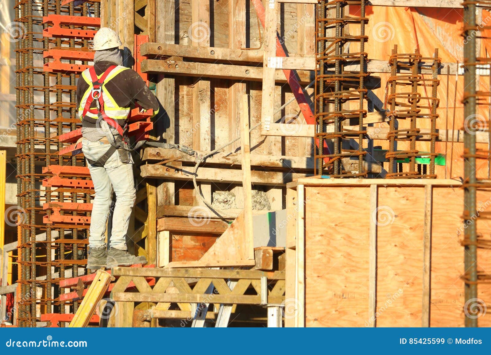 Construction Worker, Re-bar and Material Editorial Stock Image - Image ...