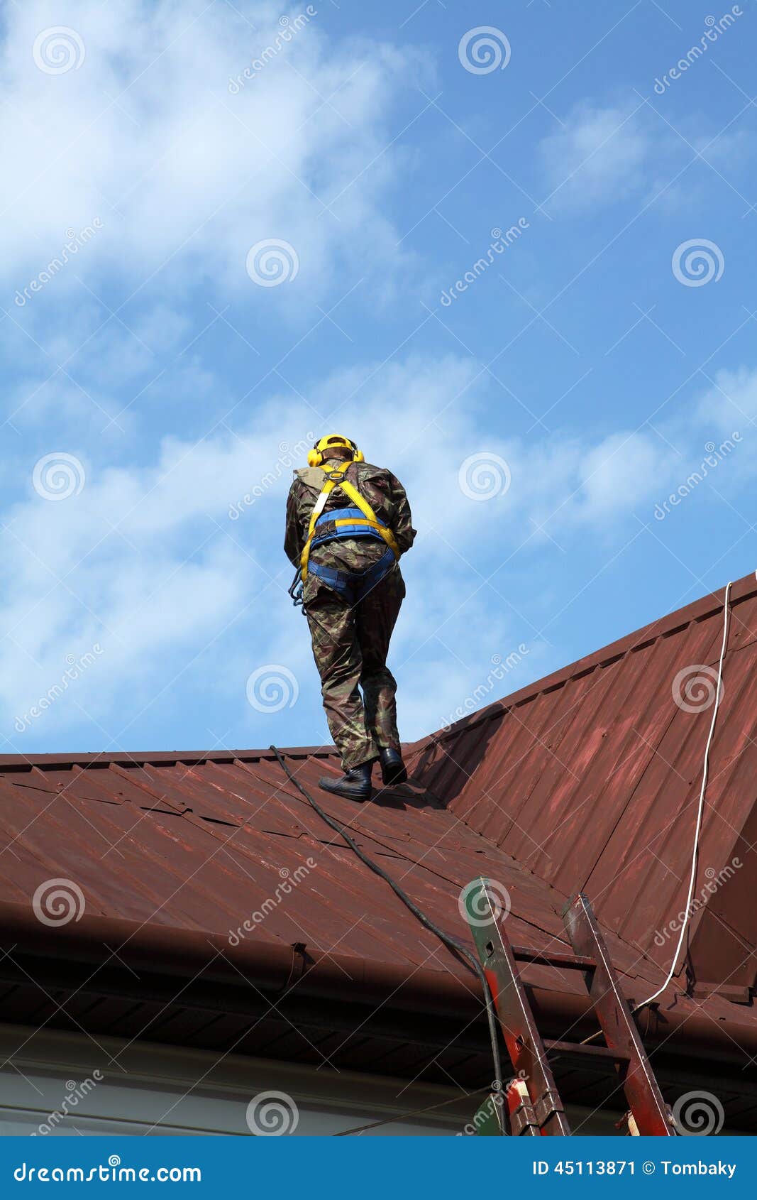 Construction Worker on a Roof Stock Image - Image of hardhat, renewal ...