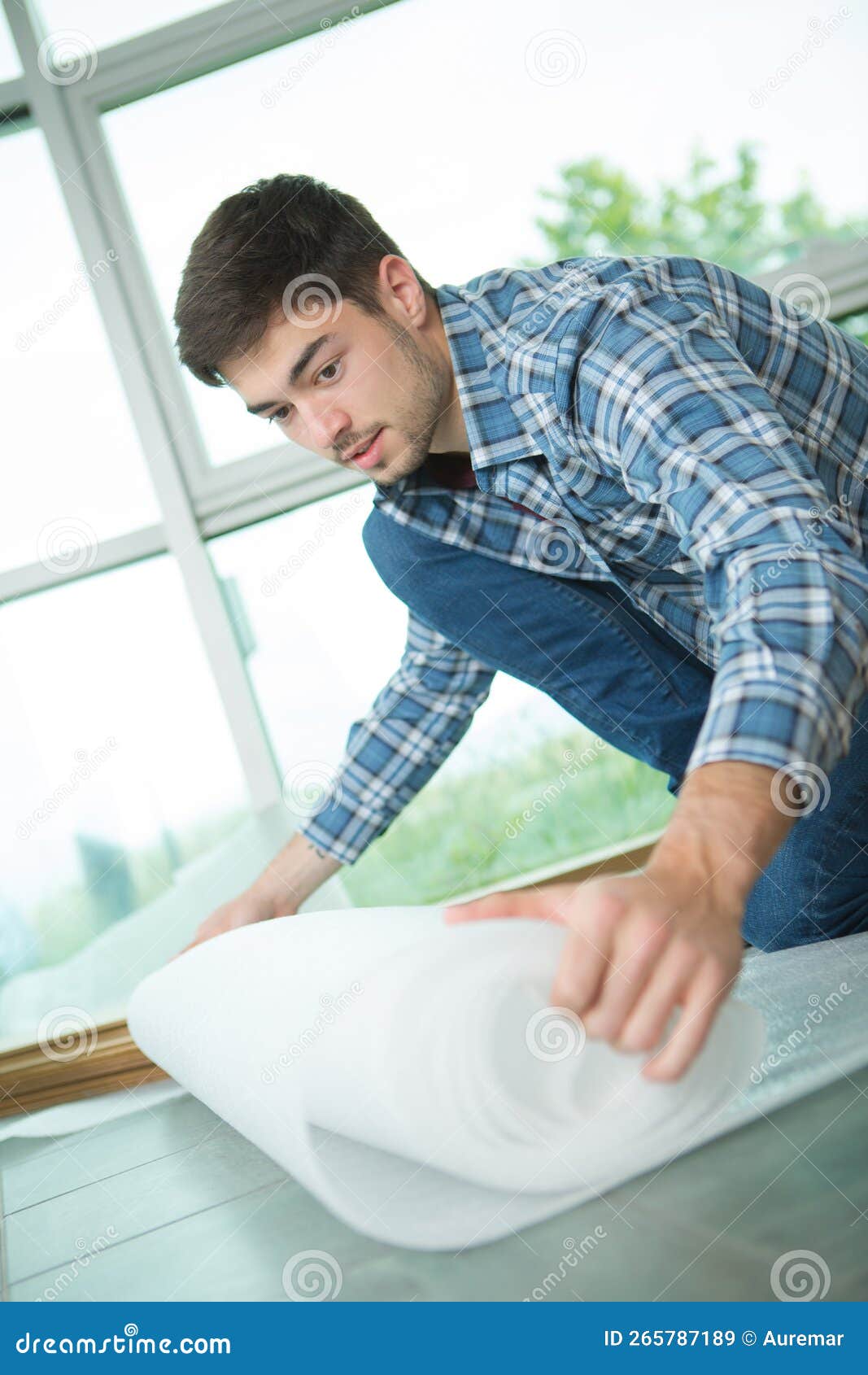 Unrolling Waterproofing Water-resistant Felt Bituminous Roofing ...