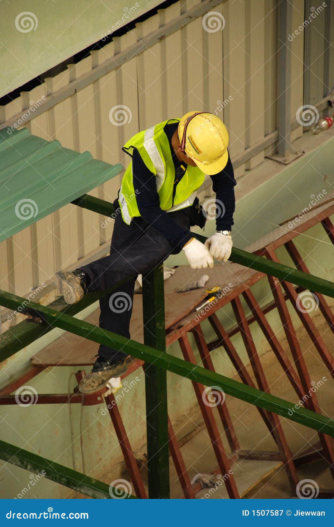 Construction workers stock image. Image of labour, build - 1507587