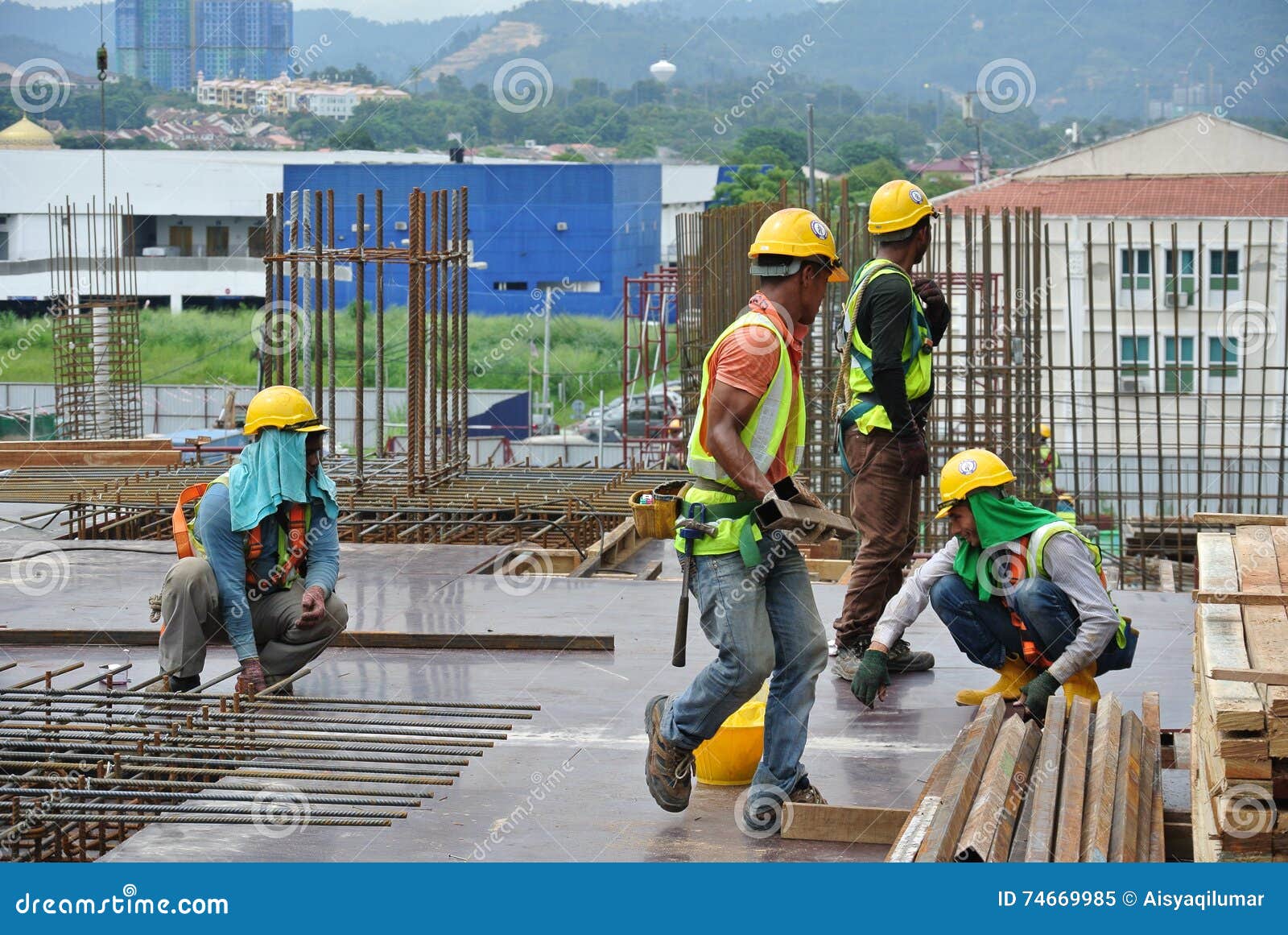 Construction Workers Fabricating Timber Form Work Editorial Image ...