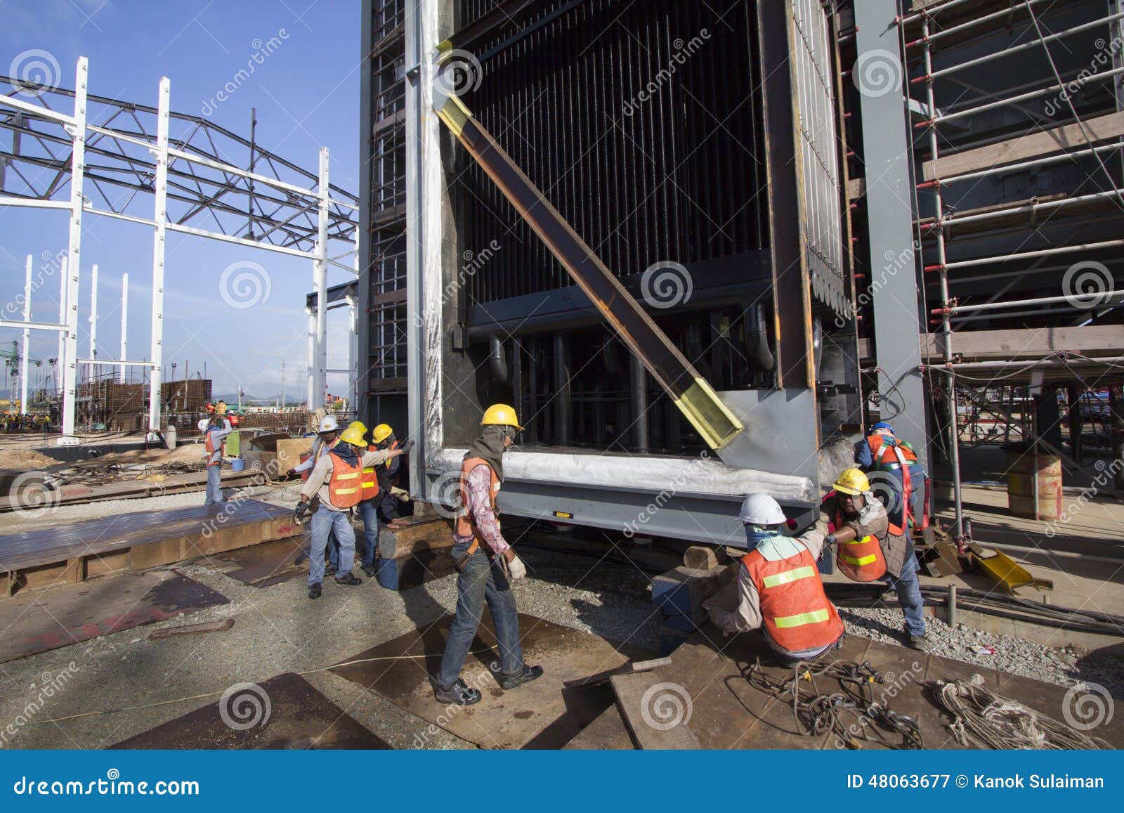 Construction workers editorial photography. Image of steel - 48063677