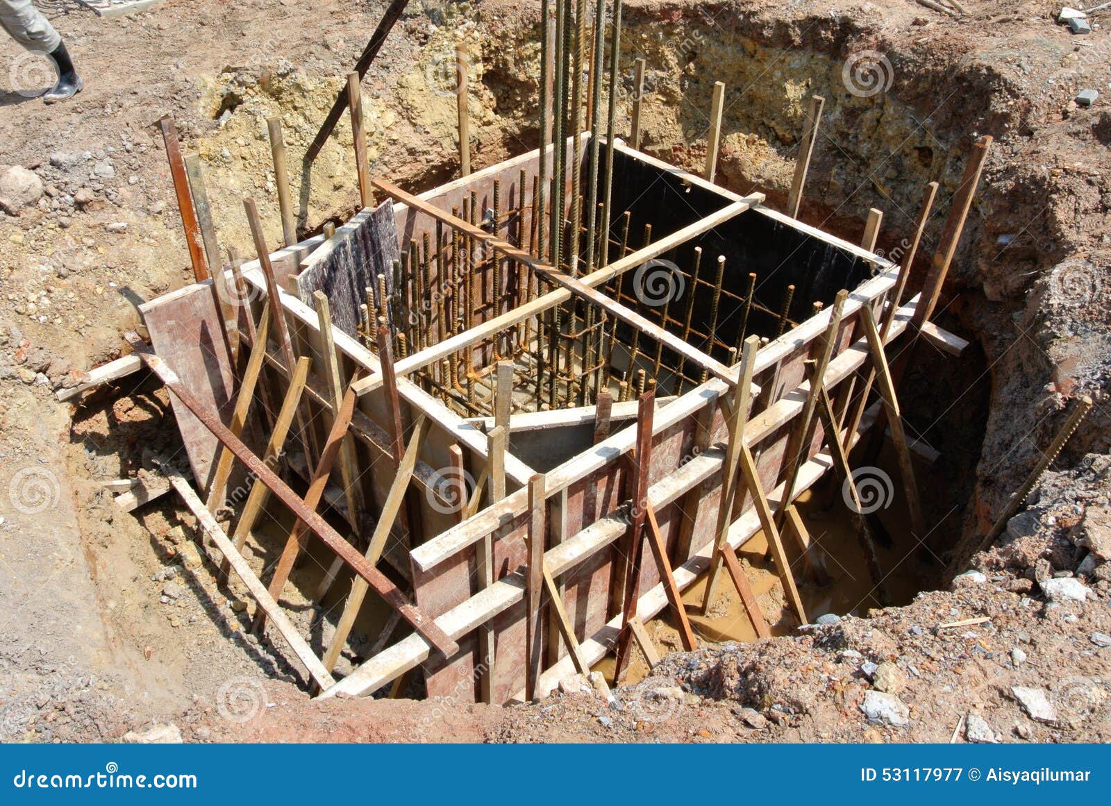 Construction Workers Installing Pile Cap Formwork Stock Image - Image ...