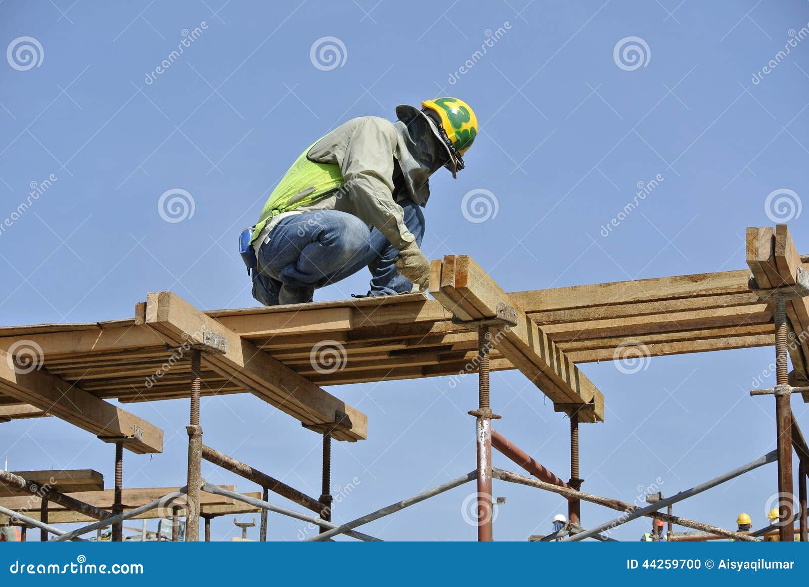 Construction Workers Installing Timber Formwork Editorial Image - Image ...