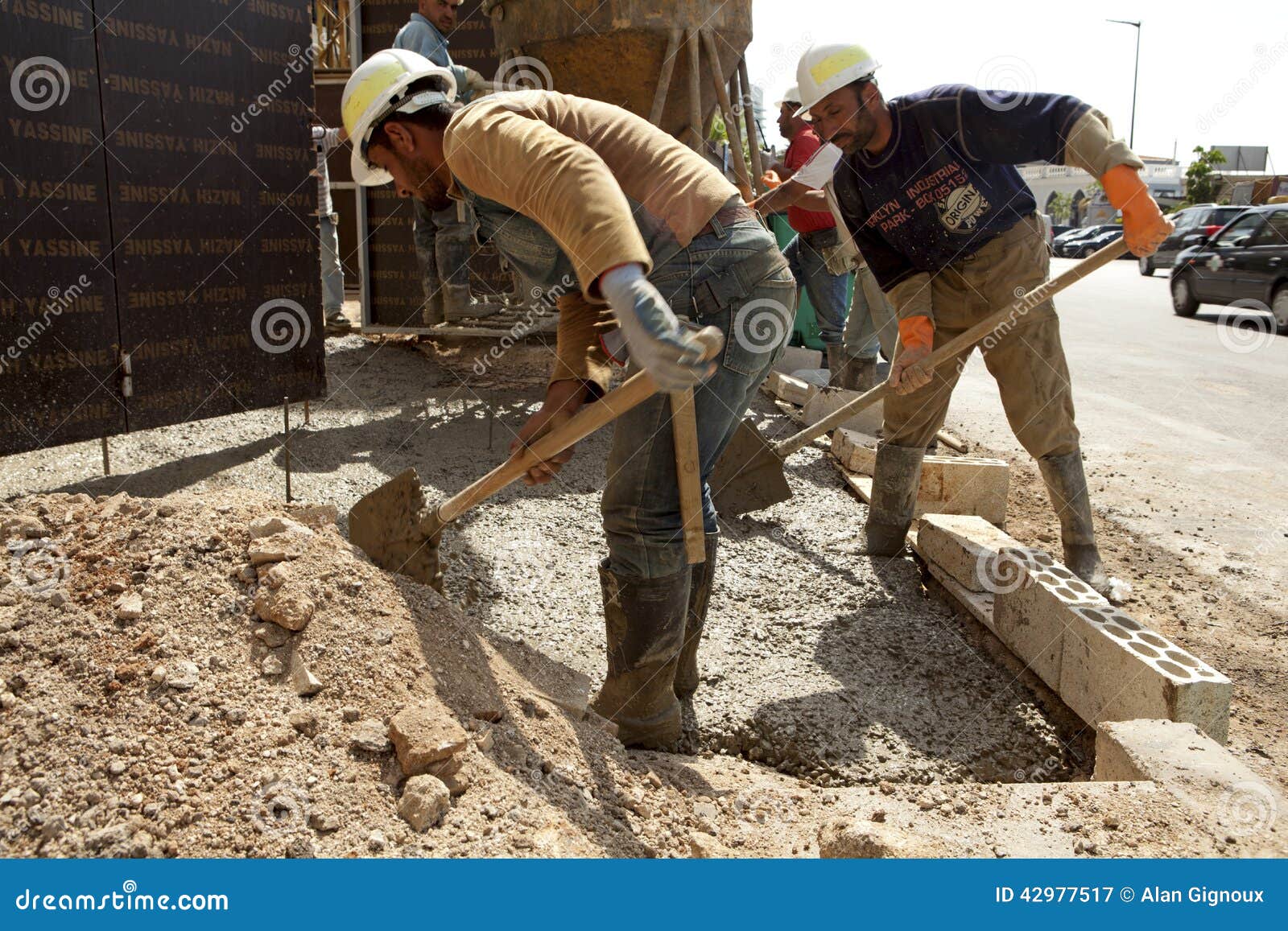 Construction Workers, Lebanon Editorial Photography - Image of crane ...