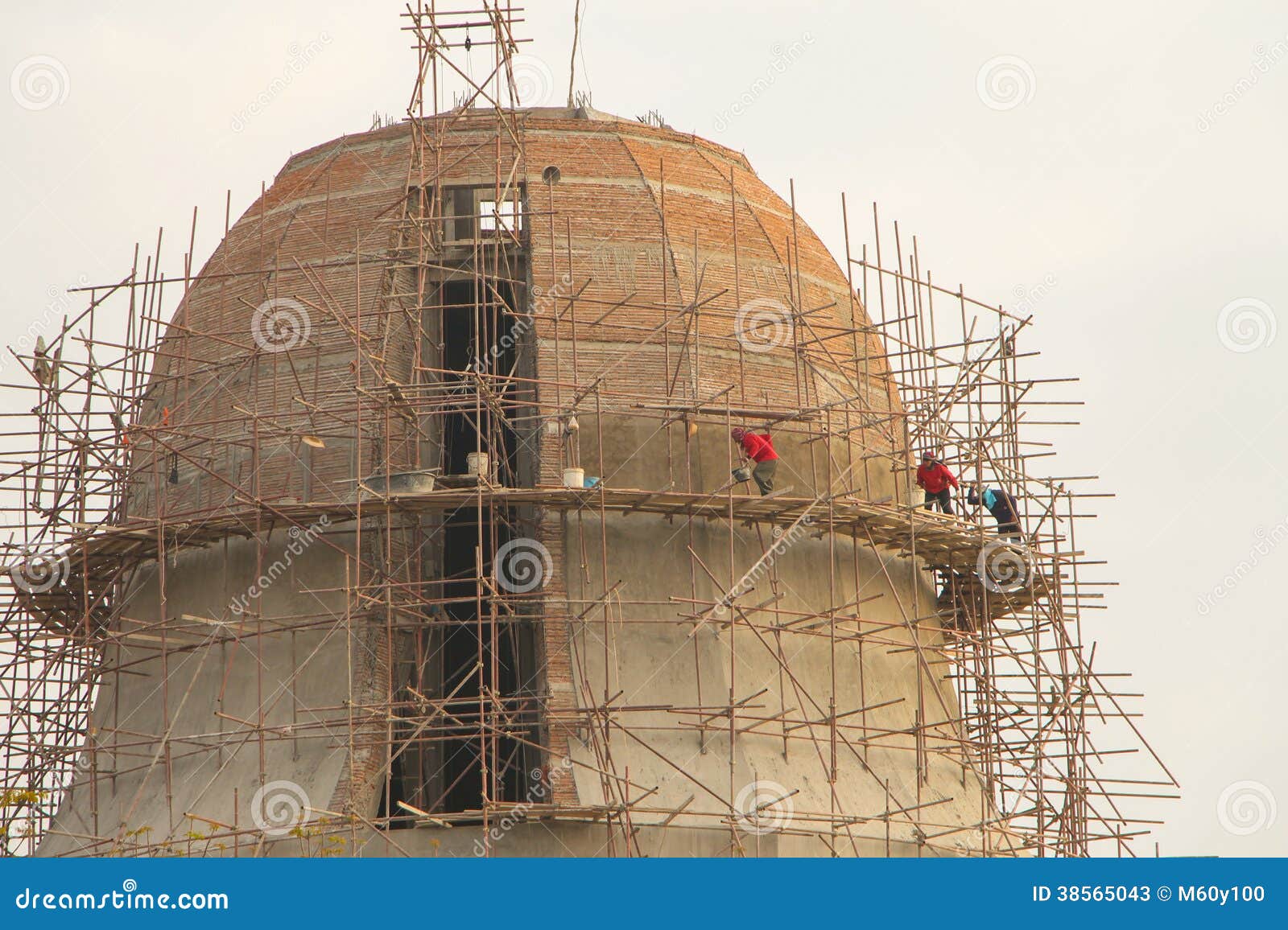 Scaffolding Around A Building Renovating Facade Editorial Image ...