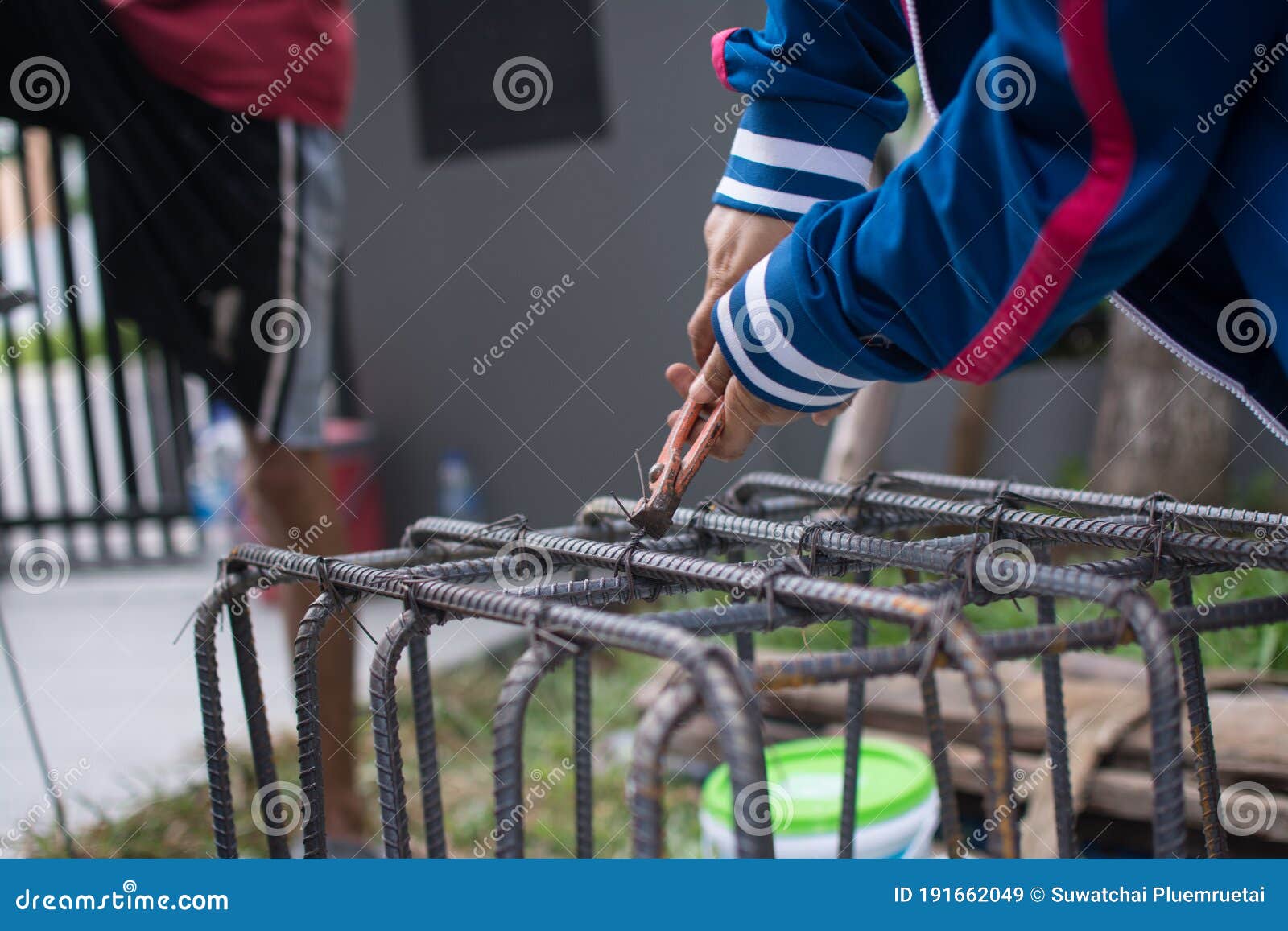 Construction Workers Steel Tie Stock Image - Image of structural, tying ...