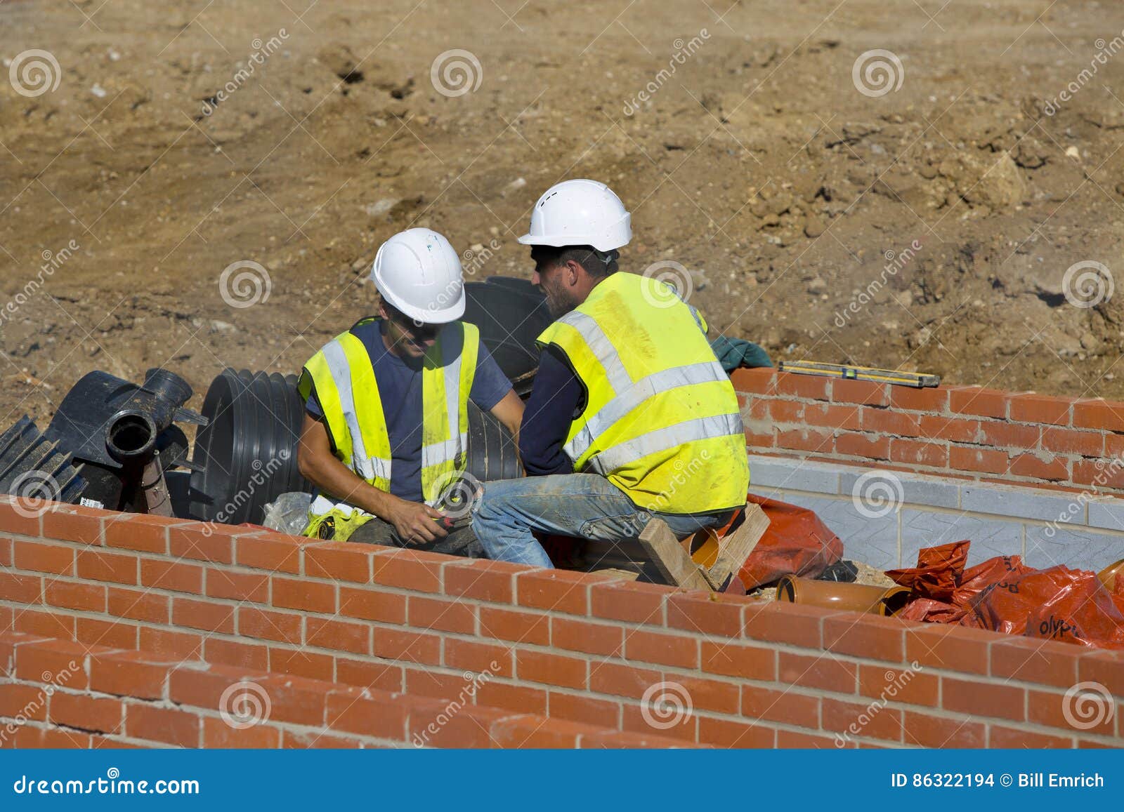 Construction workers editorial stock image. Image of level - 86322194