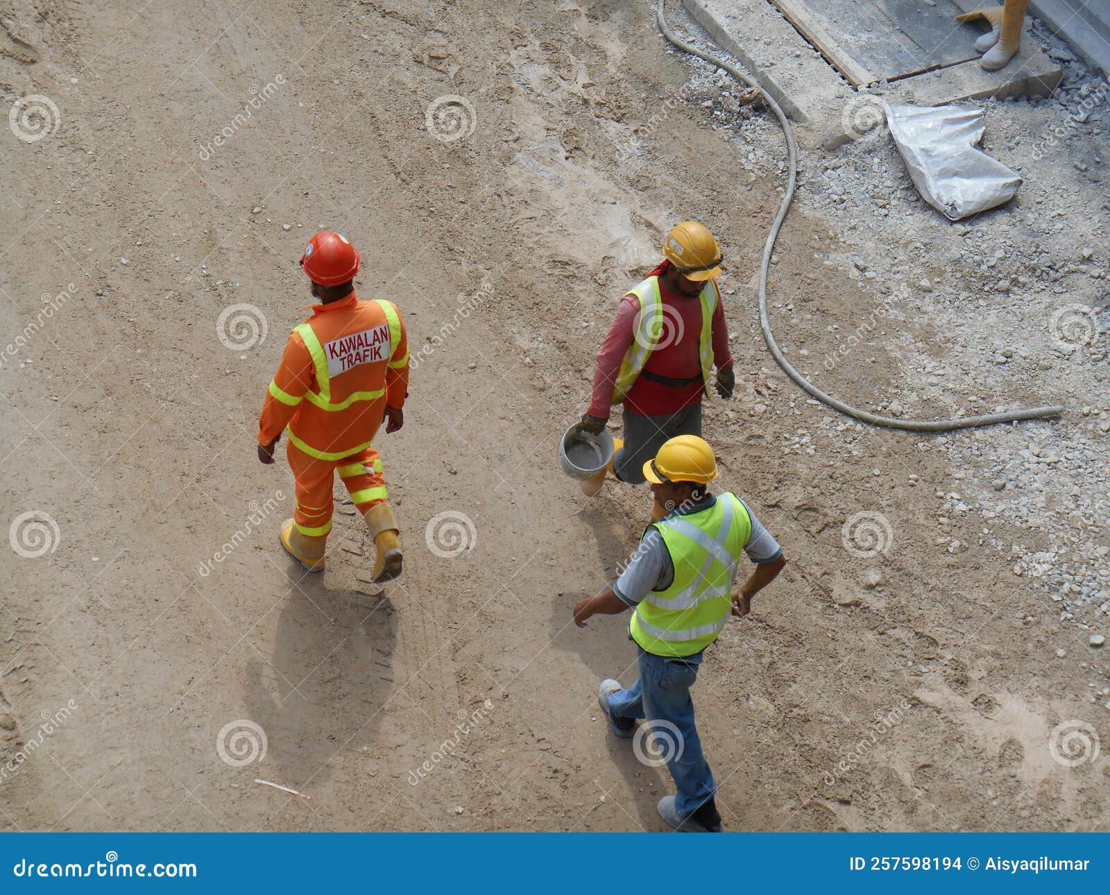 Construction Workers are Working at a Construction Site. Editorial ...