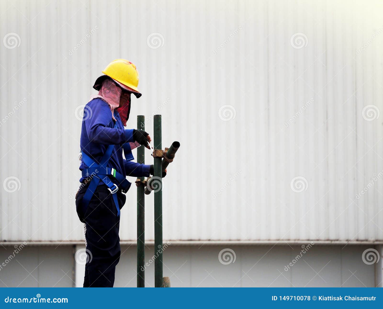 Construction Workers Working on Scaffolding Editorial Stock Photo ...