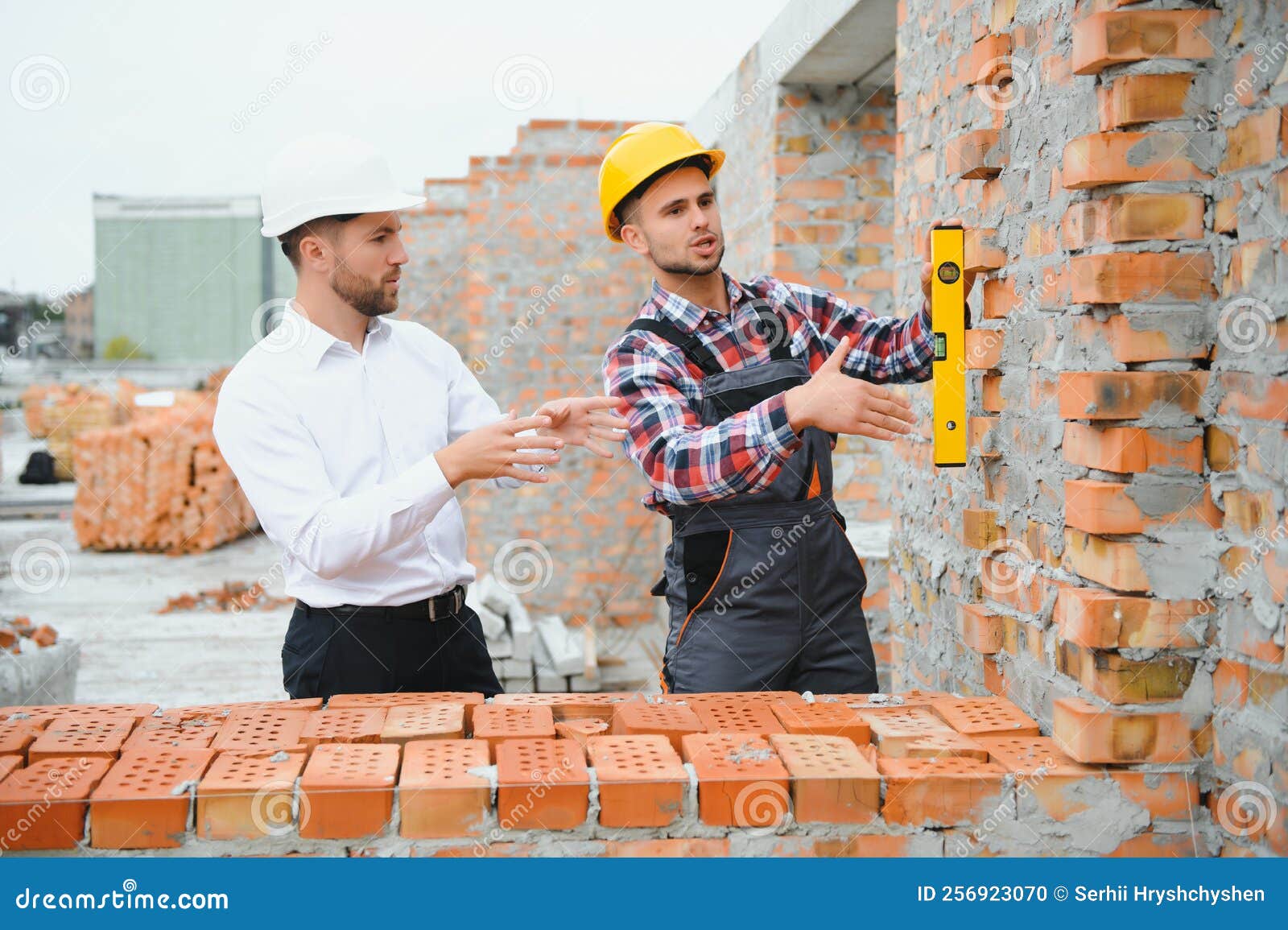Constructora E Ingeniera En La Construcción Foto de archivo - Imagen de casco, proyecto: 256923070
