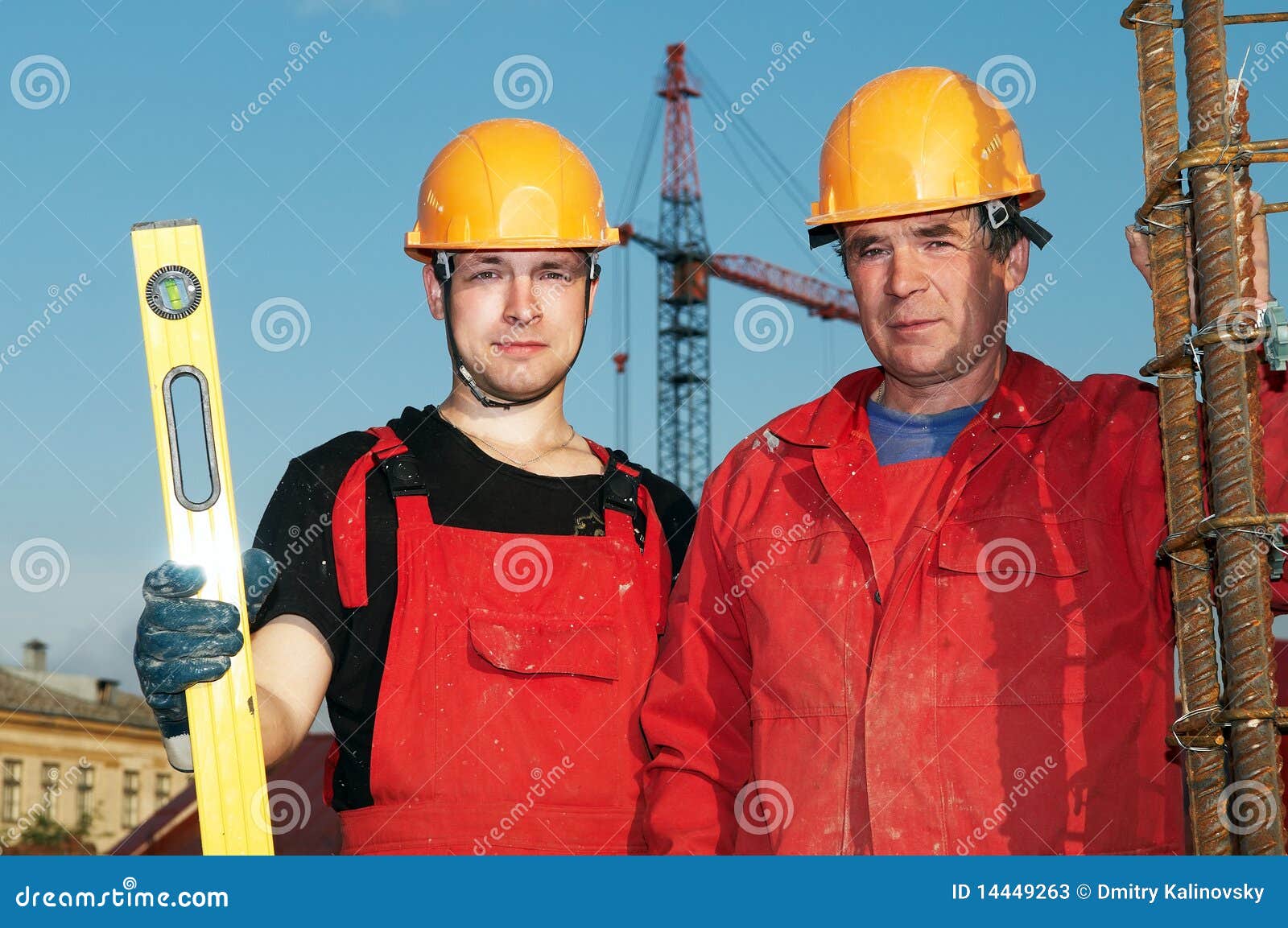 Constructores En El Emplazamiento De La Obra Imagen de archivo - Imagen ...