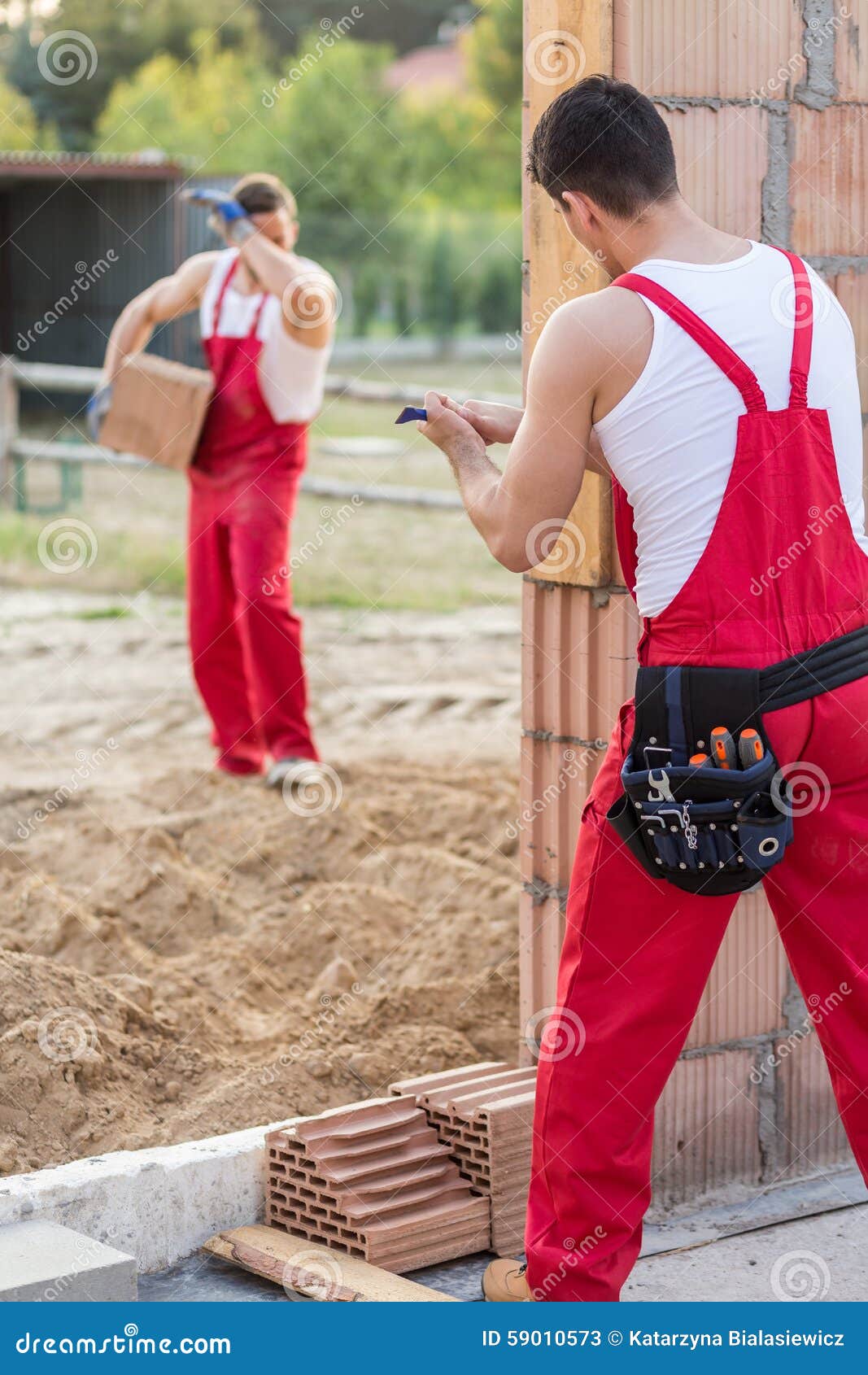 Constructores En El Emplazamiento De La Obra De La Casa Imagen de ...
