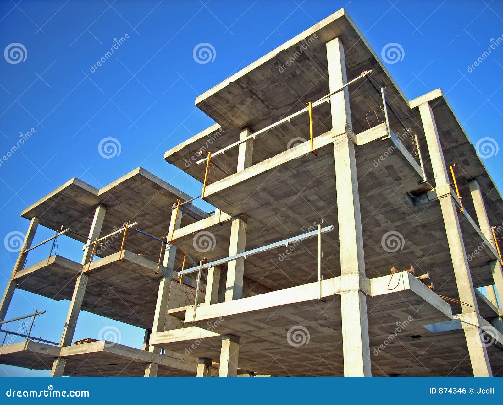 Construindo uma casa foto de stock. Imagem de forma, estrutura - 874346