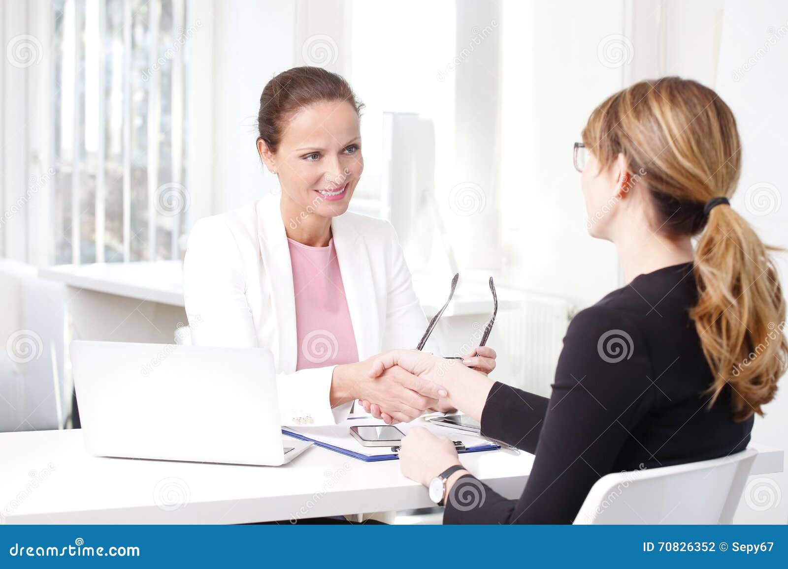 Consulente Finanziario Della Banca Fotografia Stock - Immagine di ...