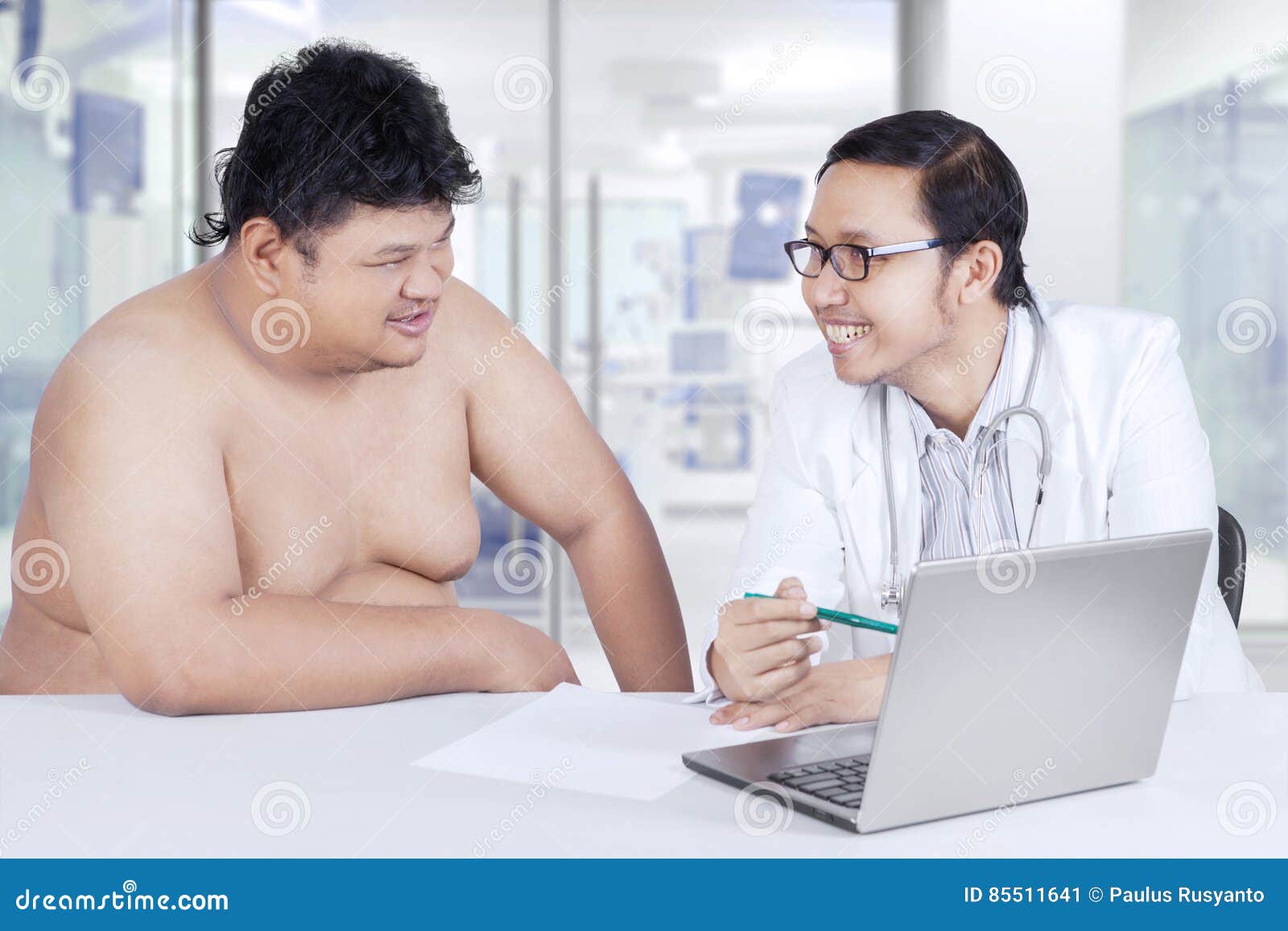 Consulta Paciente Gorda En El Doctor Imagen de archivo - Imagen de ...