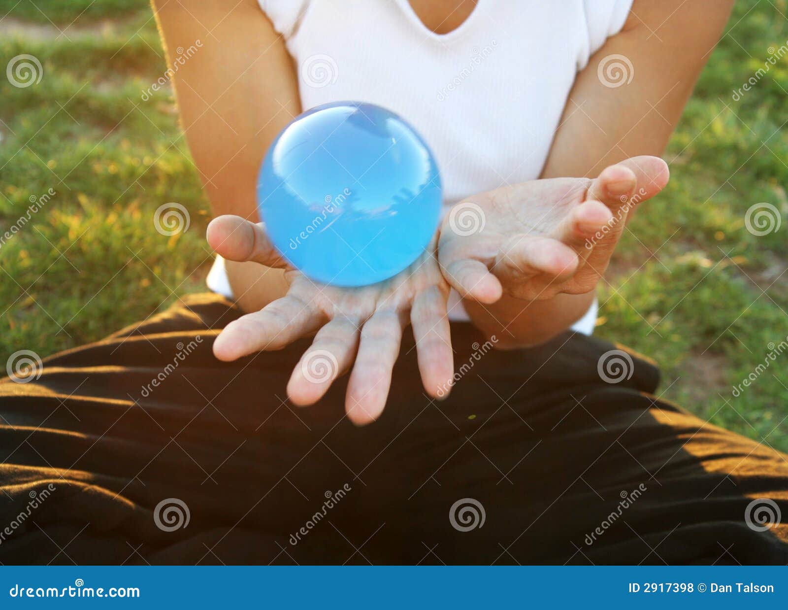 Contact juggling stock photo. Image of sphere, spin, throwing - 2917398