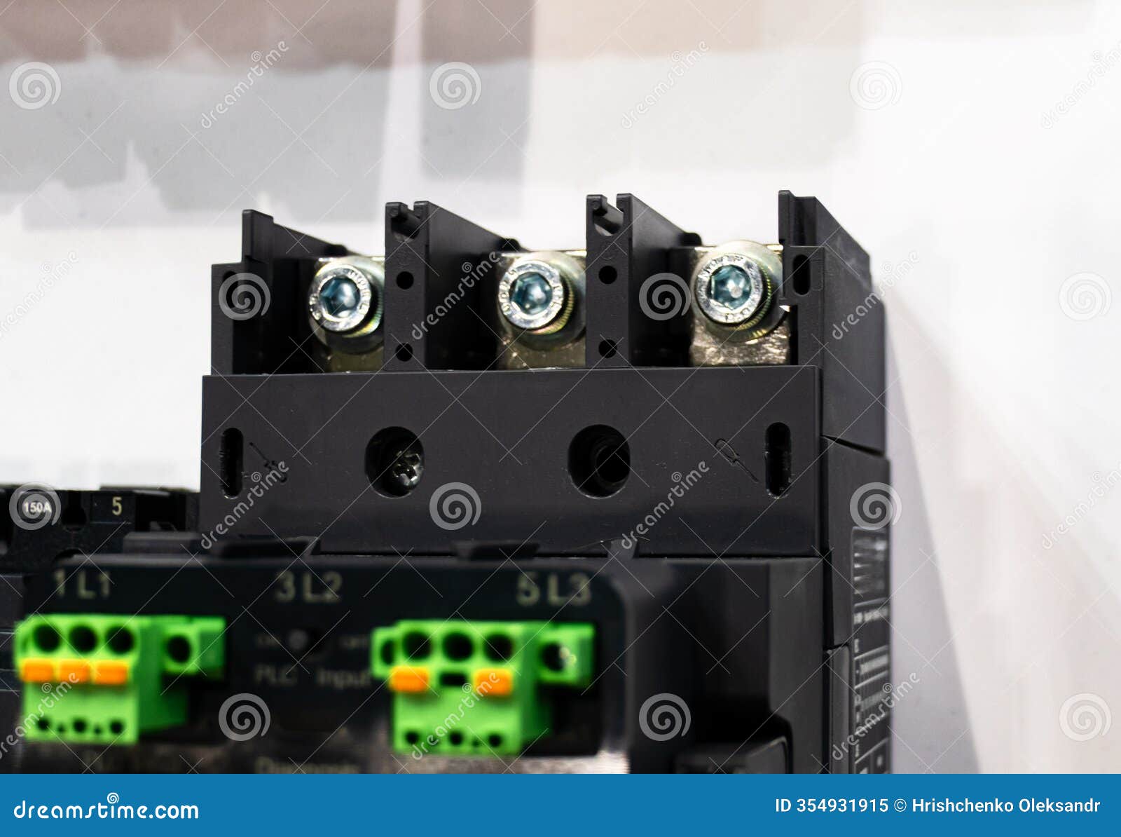 Connecting Electrical Wire To Collapsible Electric Plug, Electrician ...