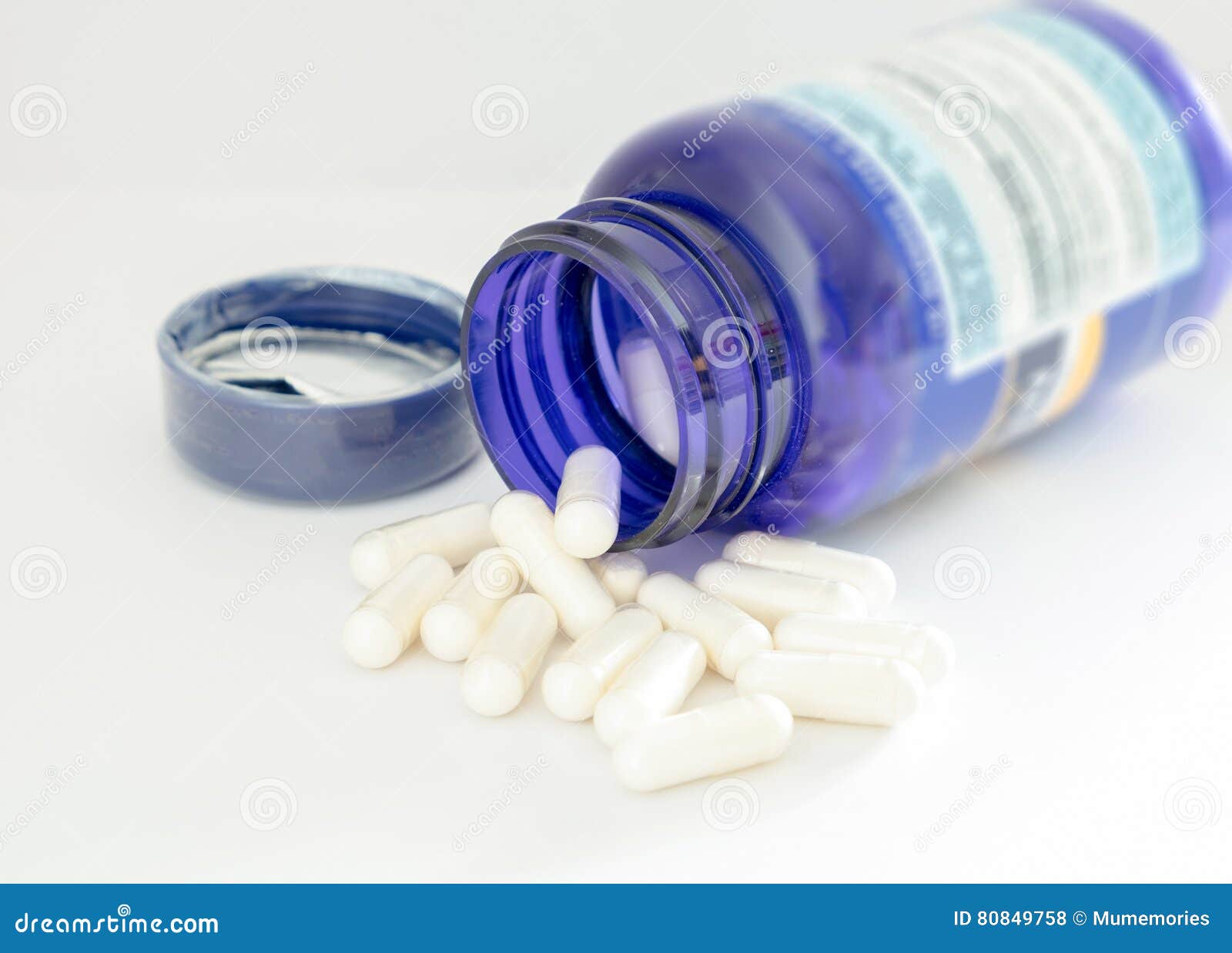Paracetamol Pour From The Bottle Onto The Wooden Floor Stock Photo ...