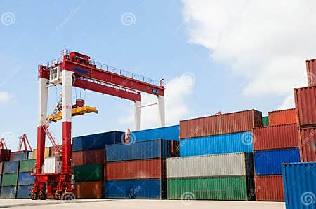 Container Cargo Ship Unloading Stock Image - Image of mechanized ...