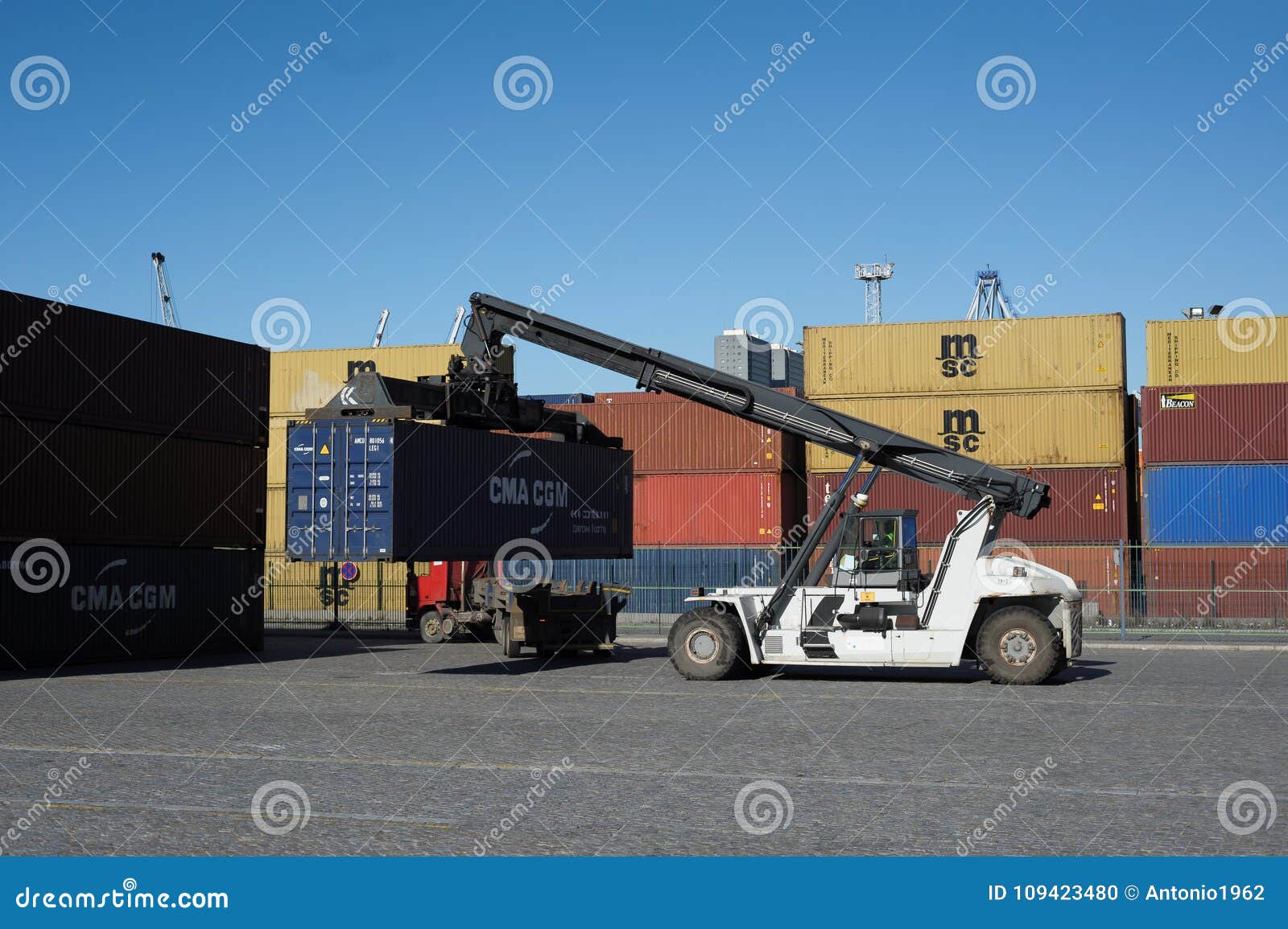 Container Forklift Editorial Image | CartoonDealer.com #22230156