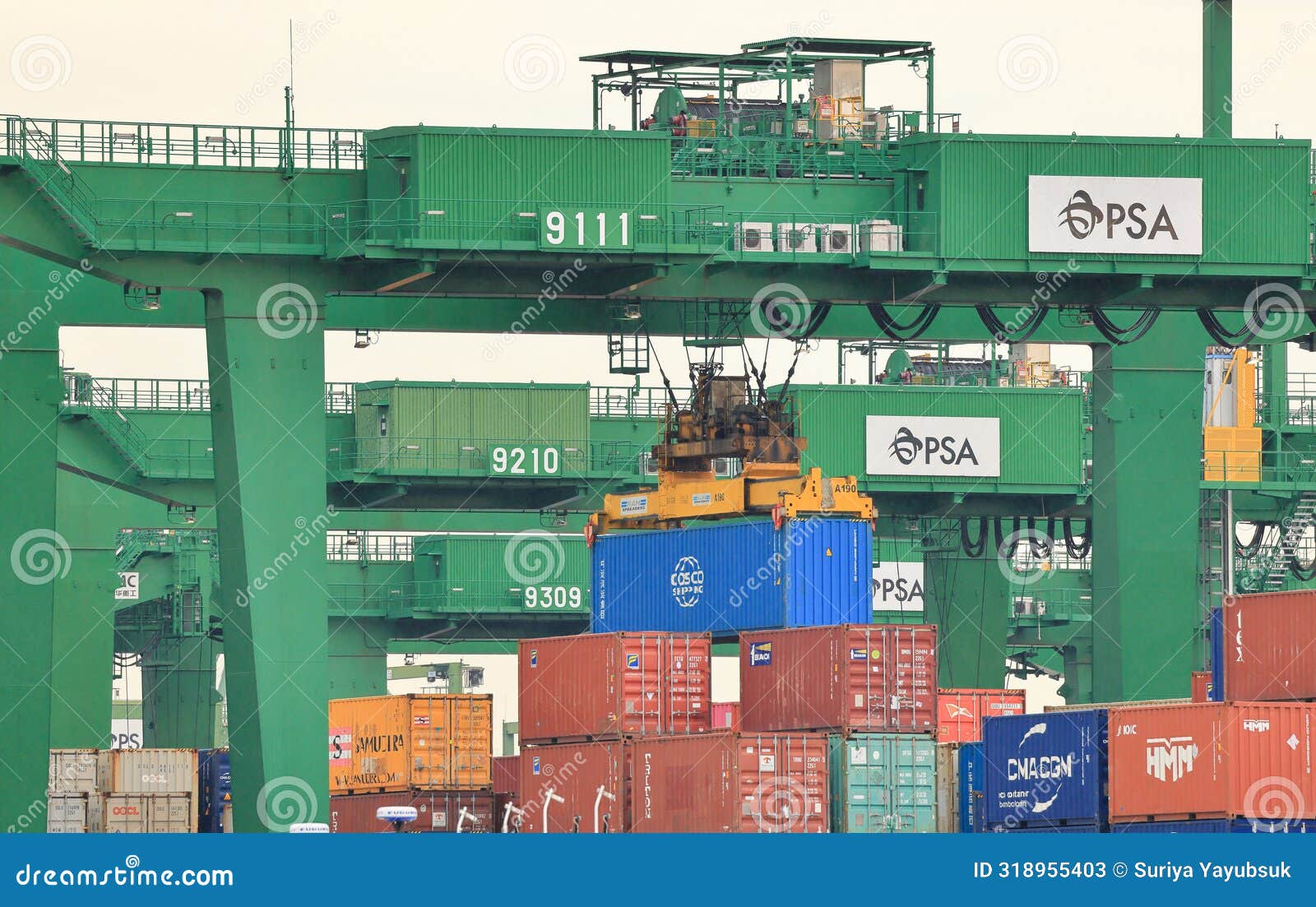 Container Loading And Unloading At Singapore Shipping Container ... Container Loading And Unloading At Singapore Shipping Container ...