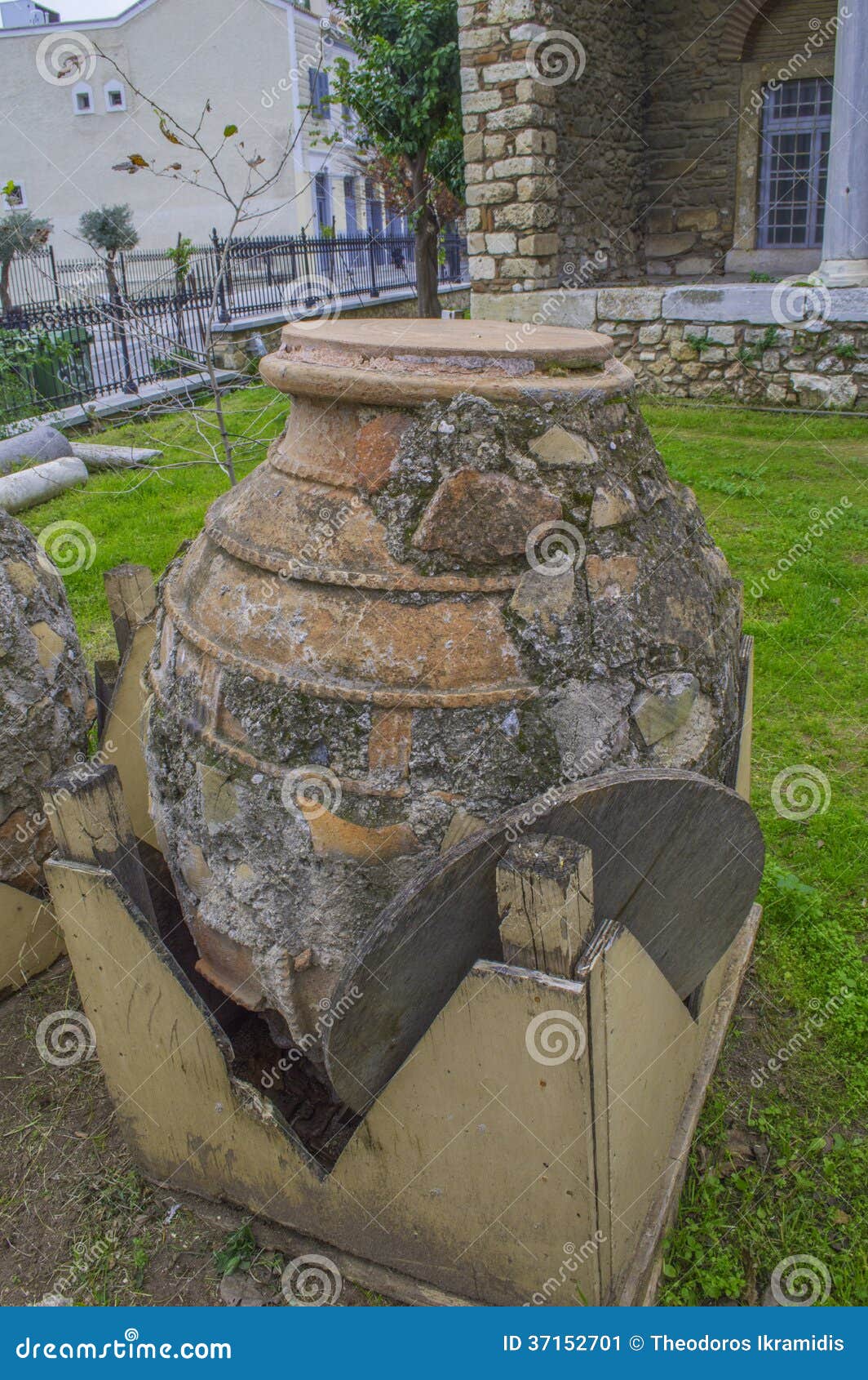 Container for oil stock image. Image of broken, stone - 37152701
