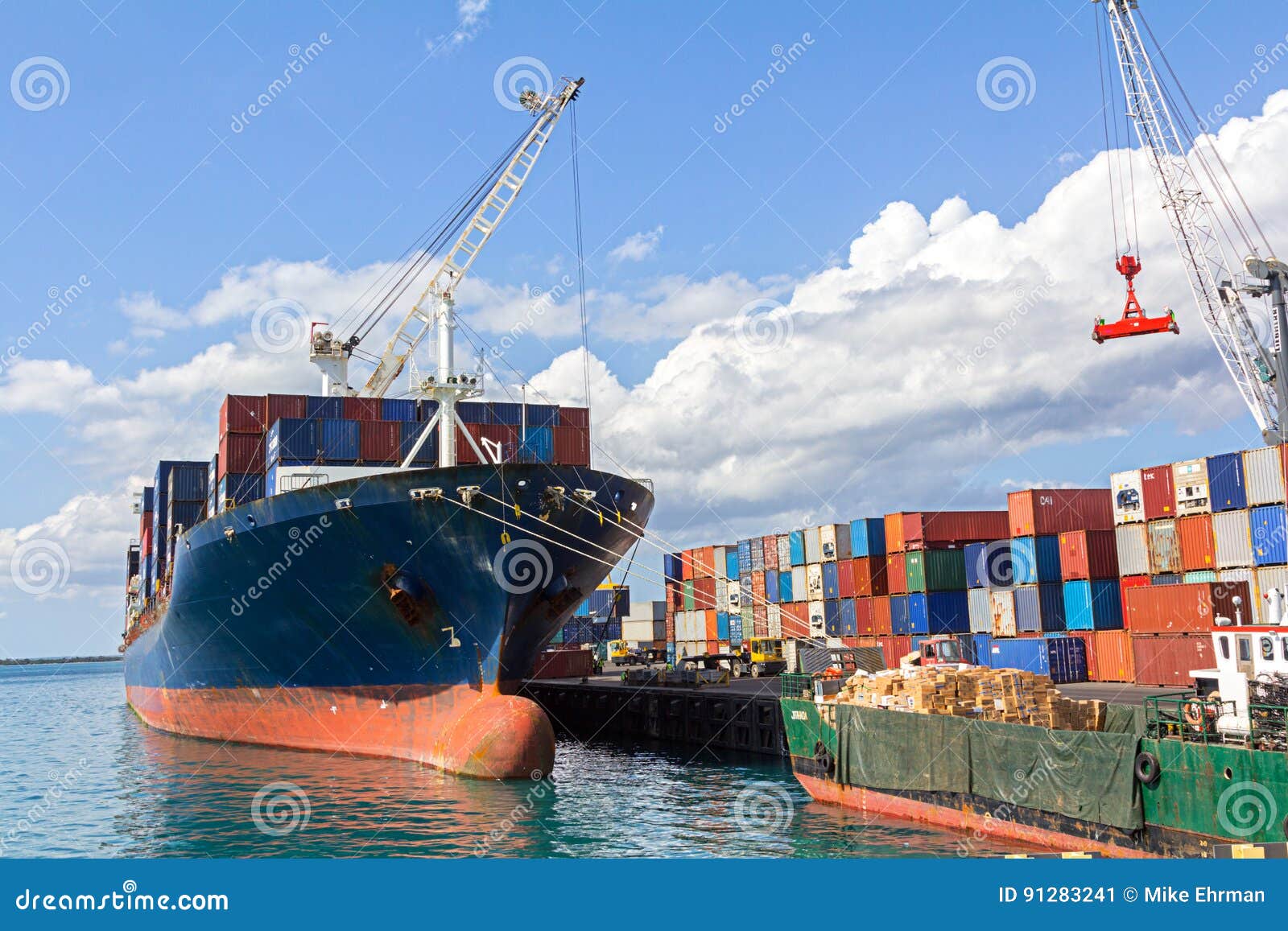 Container Ship editorial photo. Image of ports, loading - 91283241